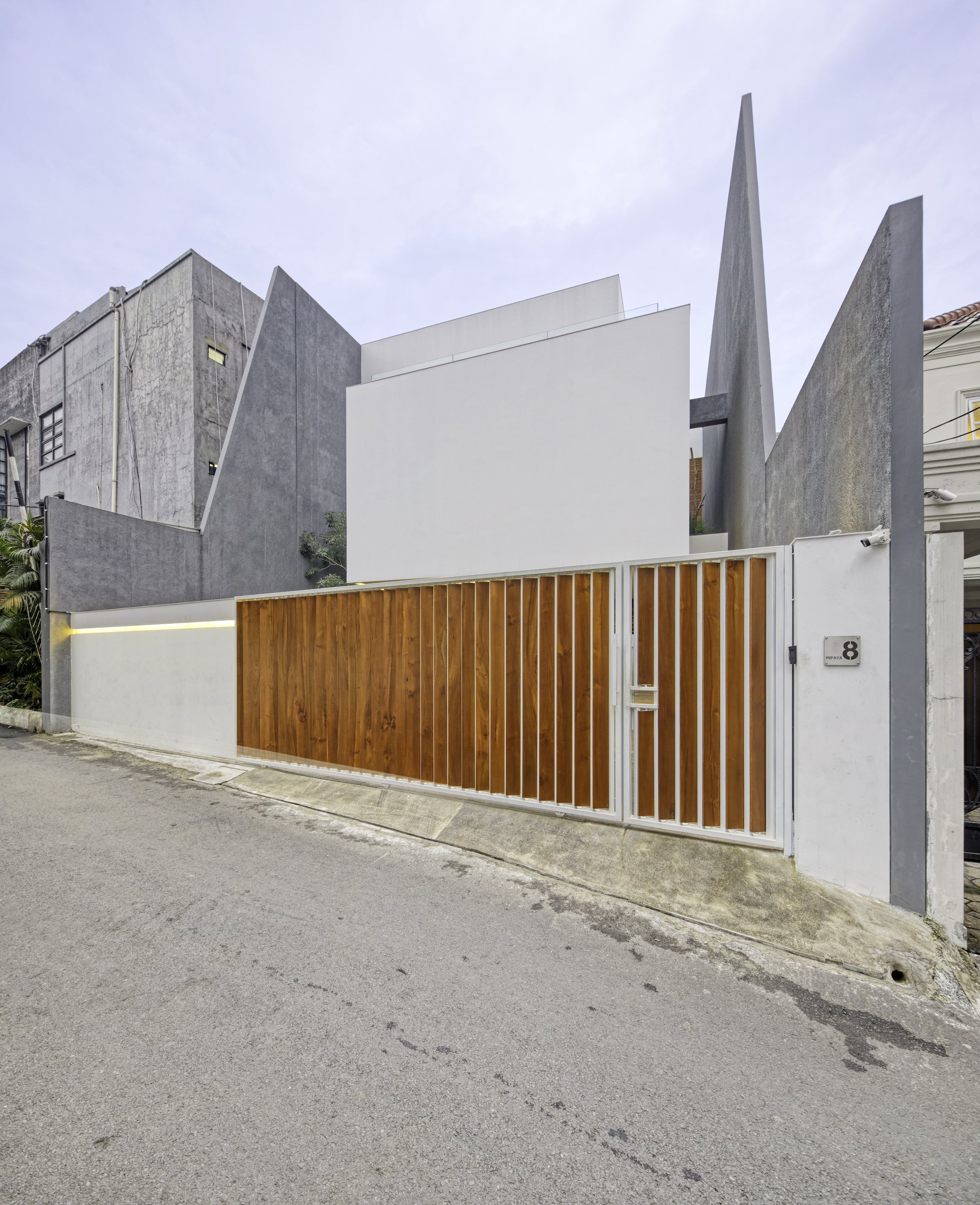 Introvert House, MSSM Associates — Fernando Gomulya Architectural ...