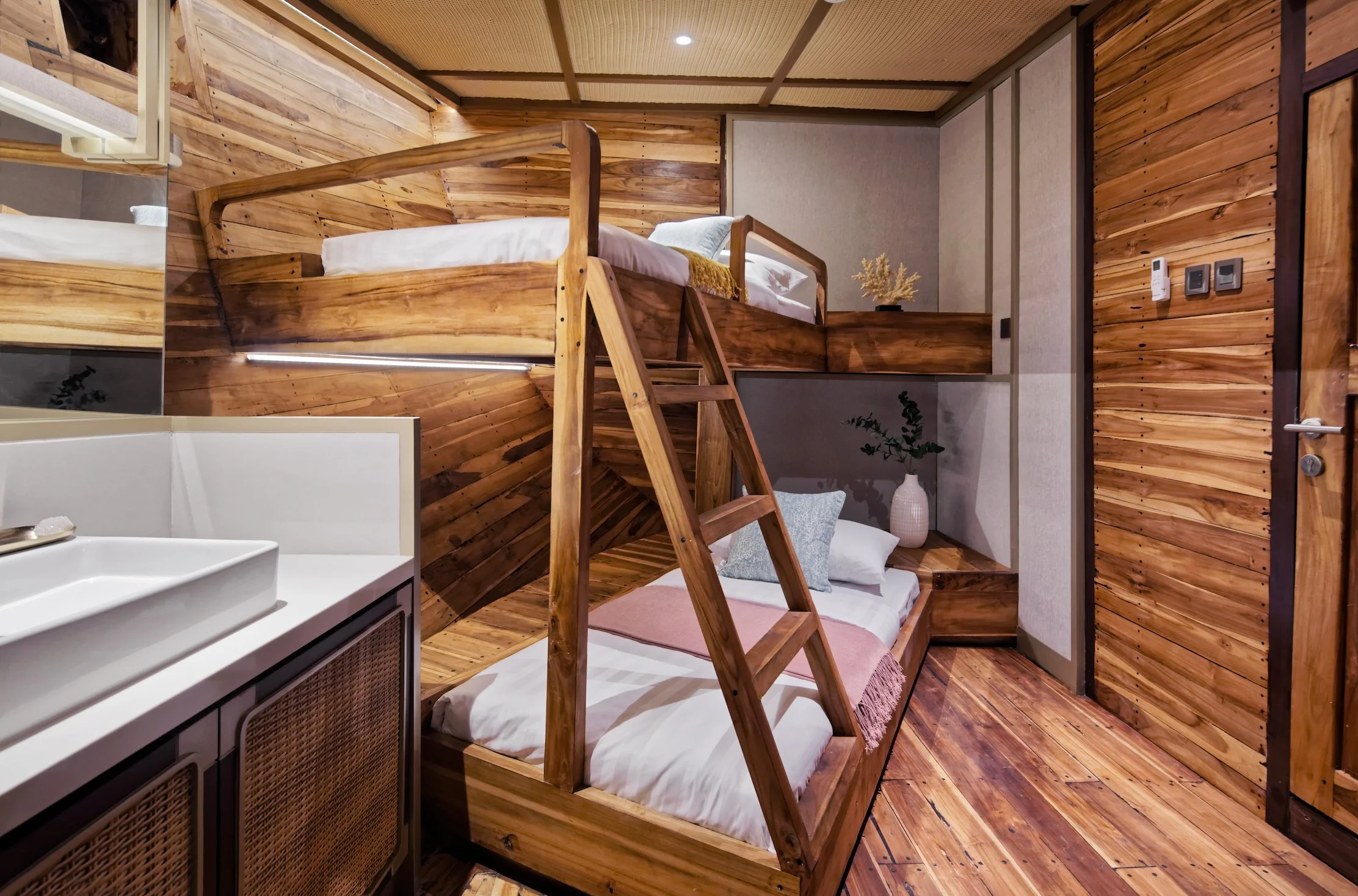 Mutiara Phinisi, OID Interior Studio — Fernando Gomulya Architectural ...