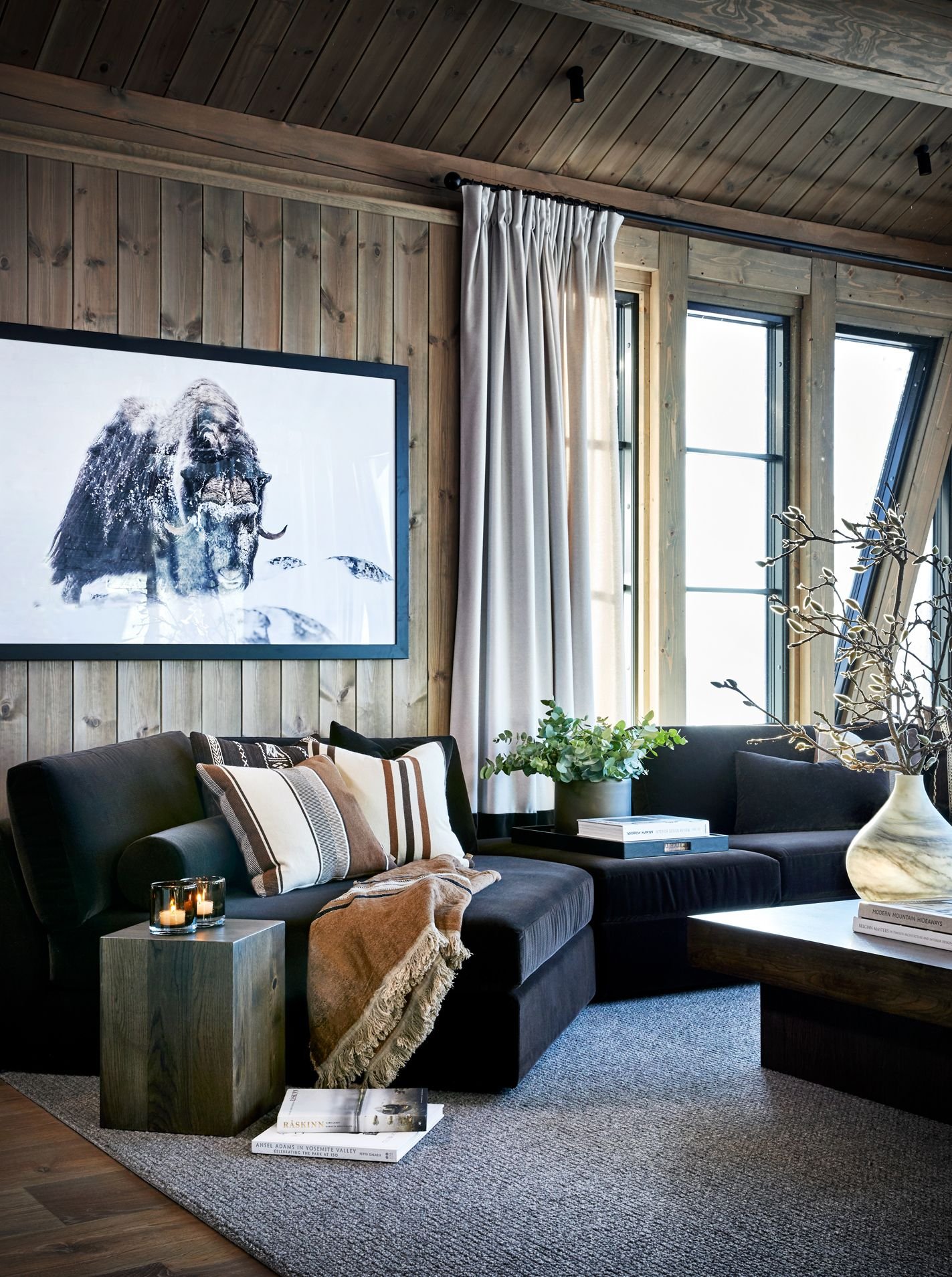 11 Creative Airbnb Theme Ideas That Will Leave Your Guests in Awe (With ...