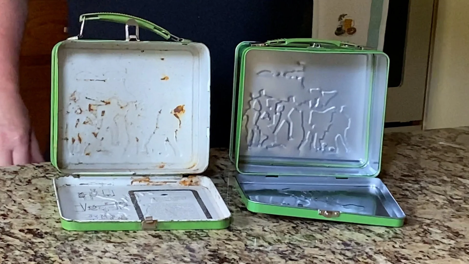How to tell a real vintage lunch box from a reproduction — Collector Guys