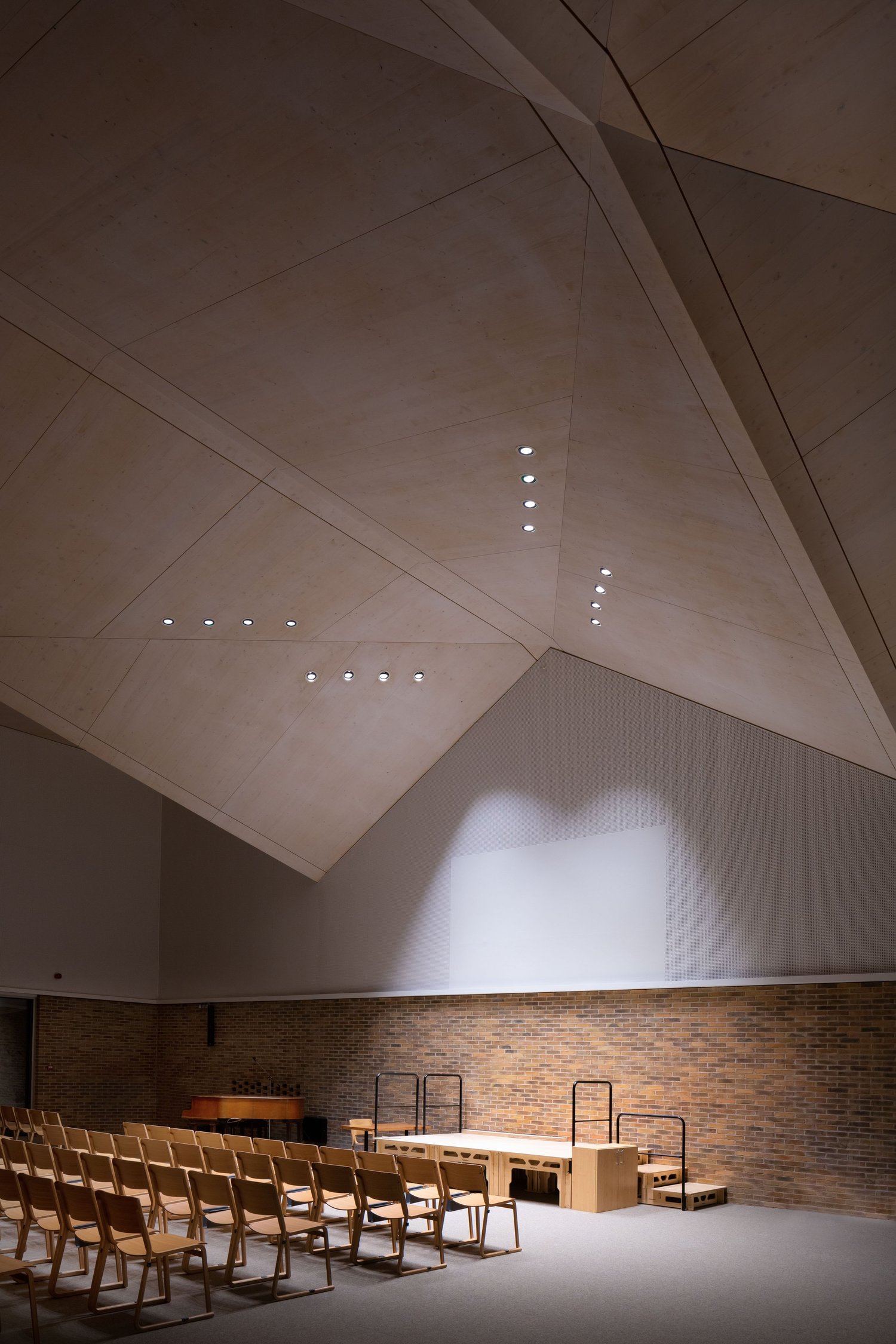 IPC Ealing — 18 Degrees