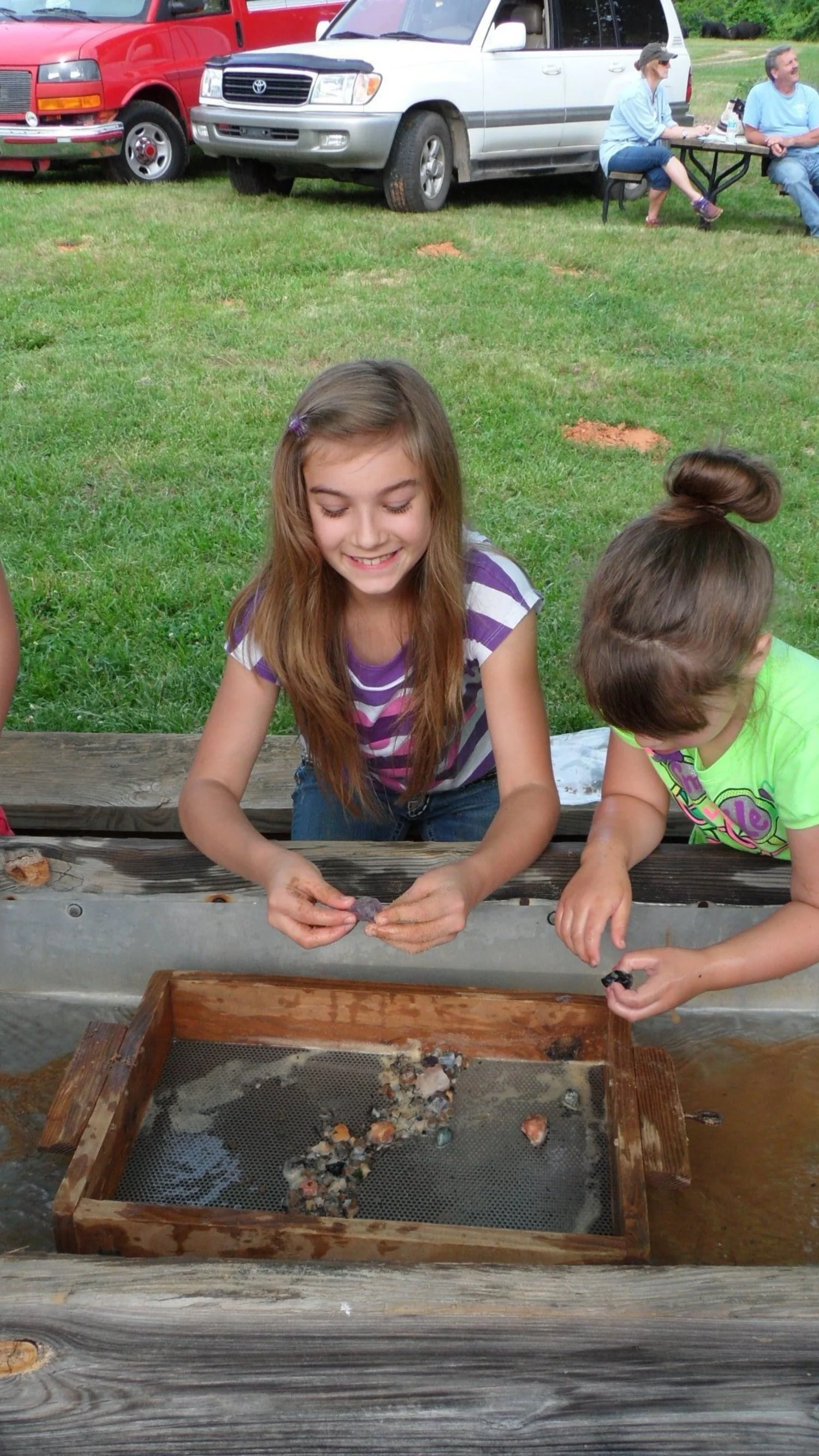 Wegner Quartz Crystal Mines - Dig Your Own Gemstone Stone Sluice