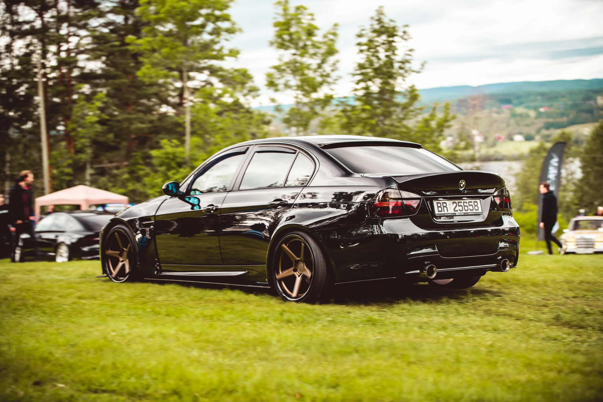 Lowfield — Thomas Dahl Tveter Photography