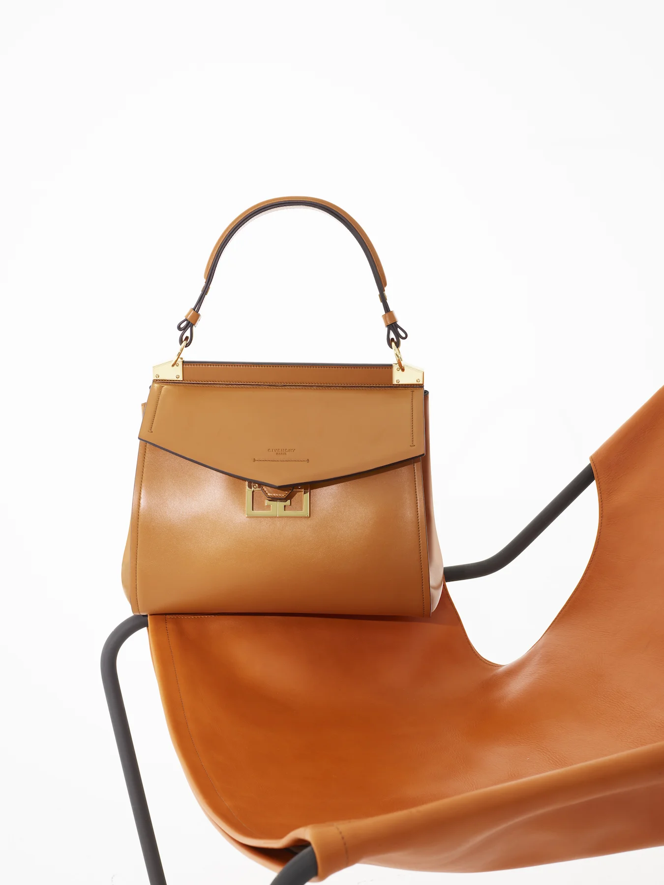 Givenchy Presents The Mystic Handbag: A Statement Inspired By Haute ...