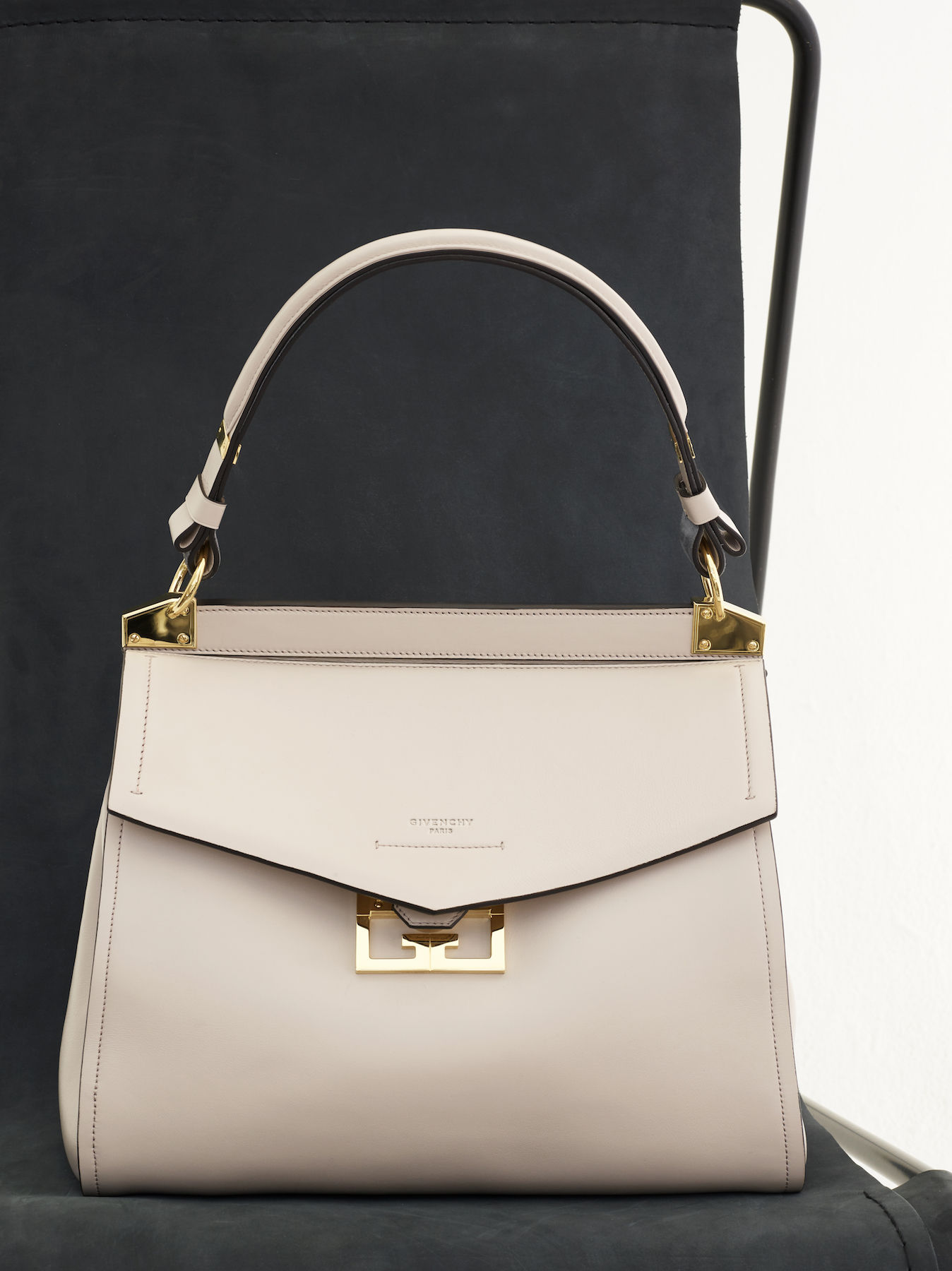 Givenchy Presents The Mystic Handbag: A Statement Inspired By Haute ...