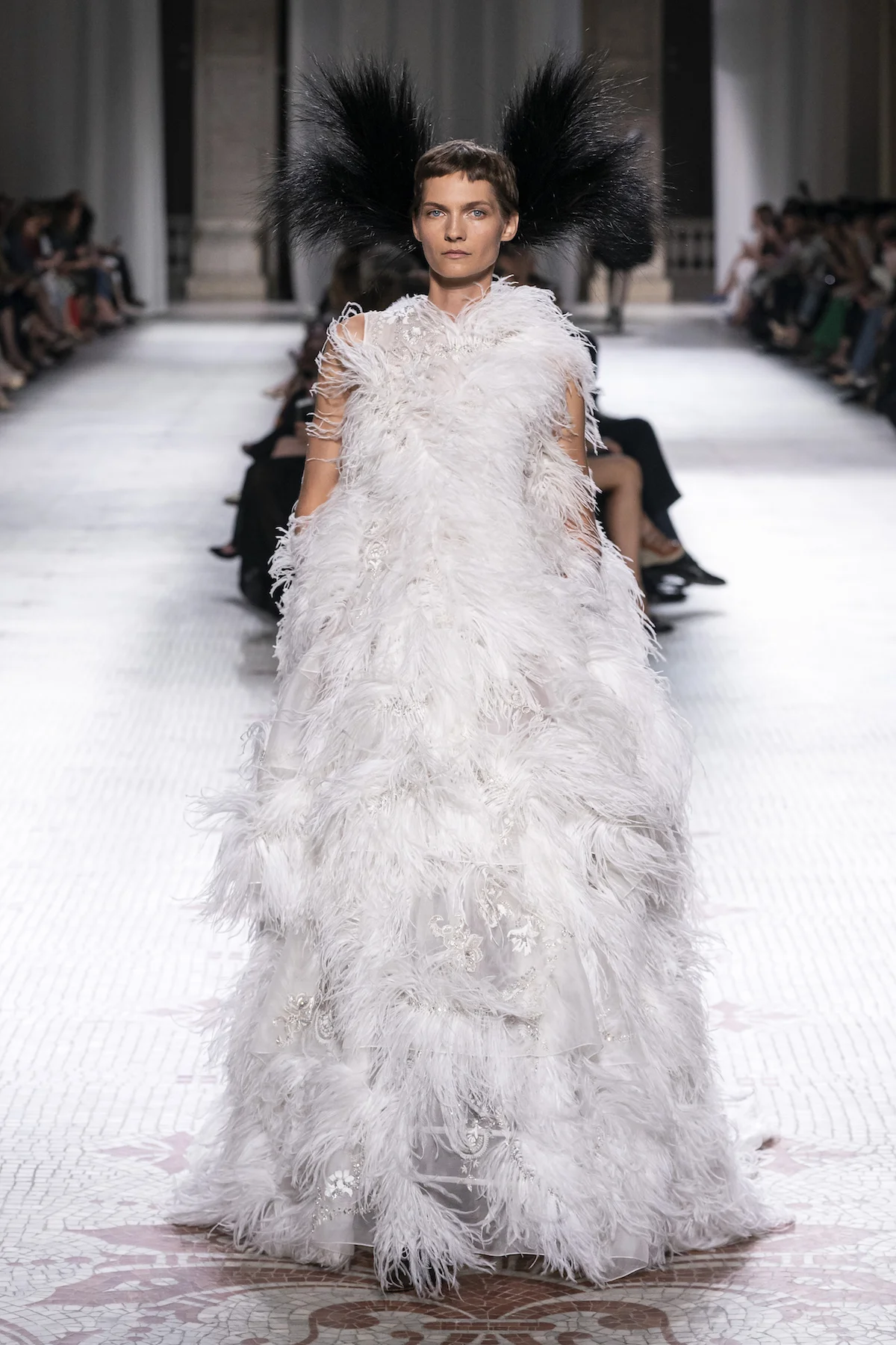 Givenchy Haute Couture Fall Winter 2019 Collection Noblesse Radicale ...