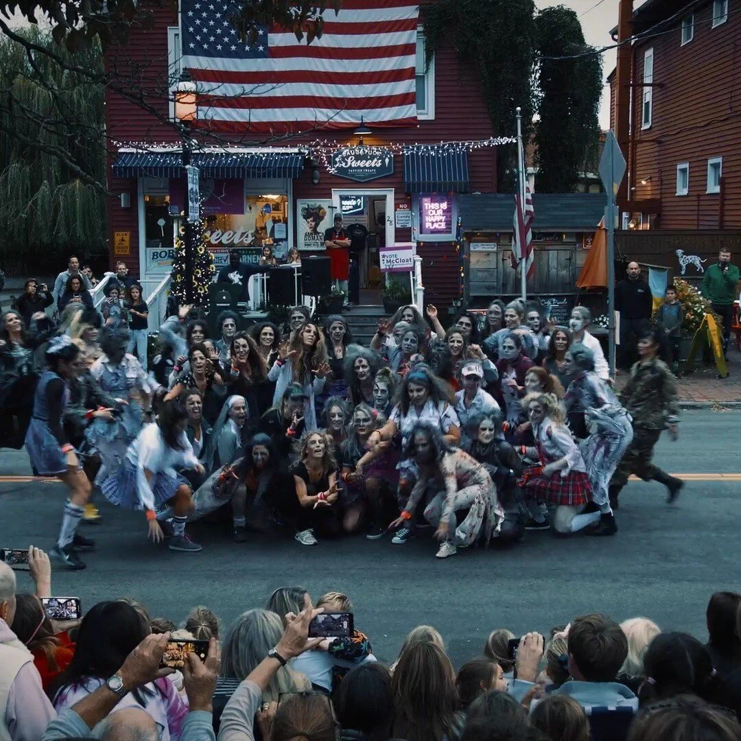 Mombies Dance to Donate