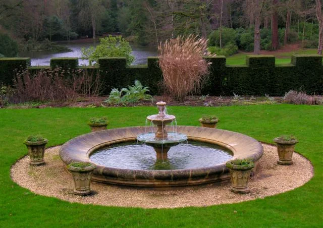 Water Fountain Design and Construction — Lakes and Fountains