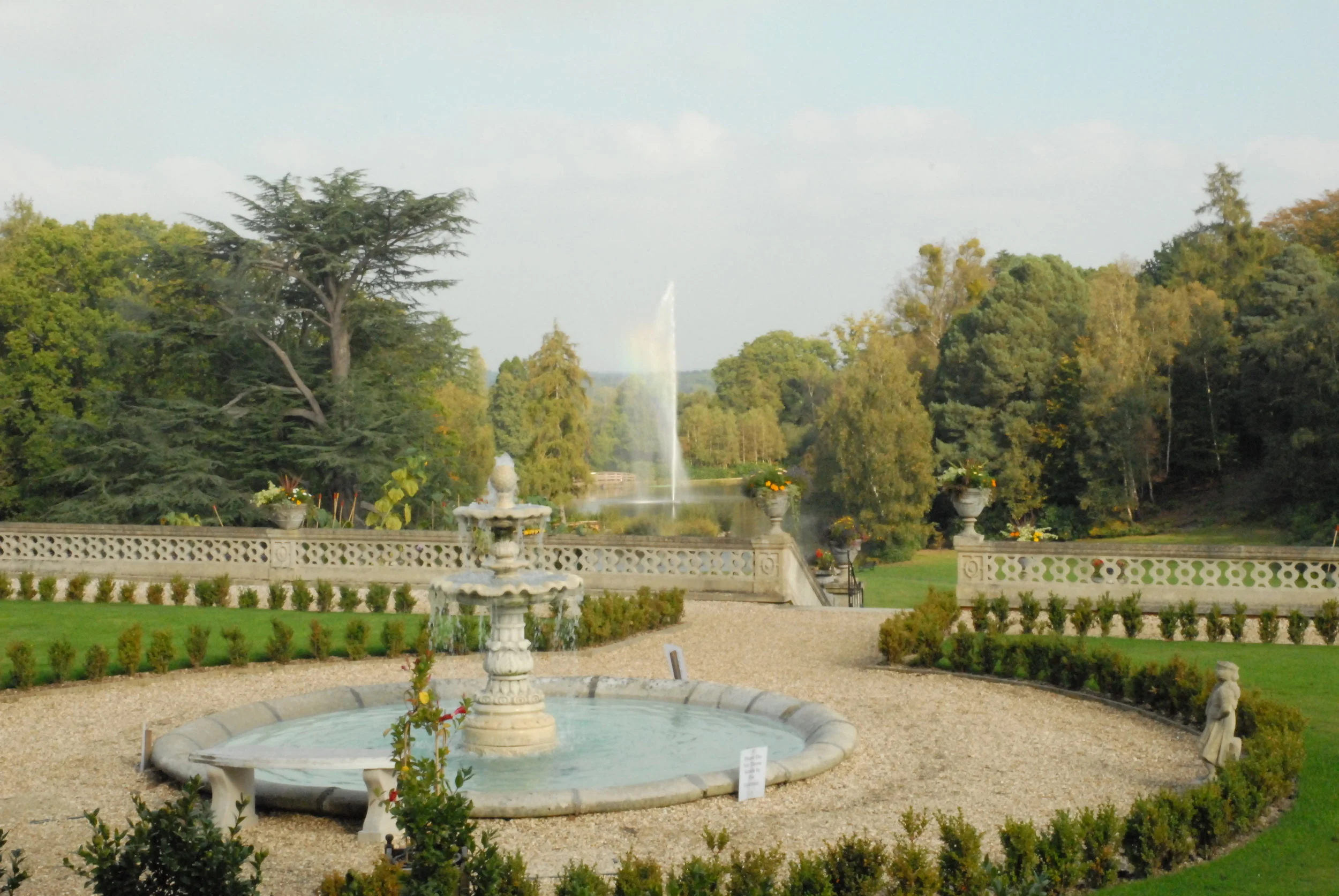 Water Fountain Design and Construction — Lakes and Fountains