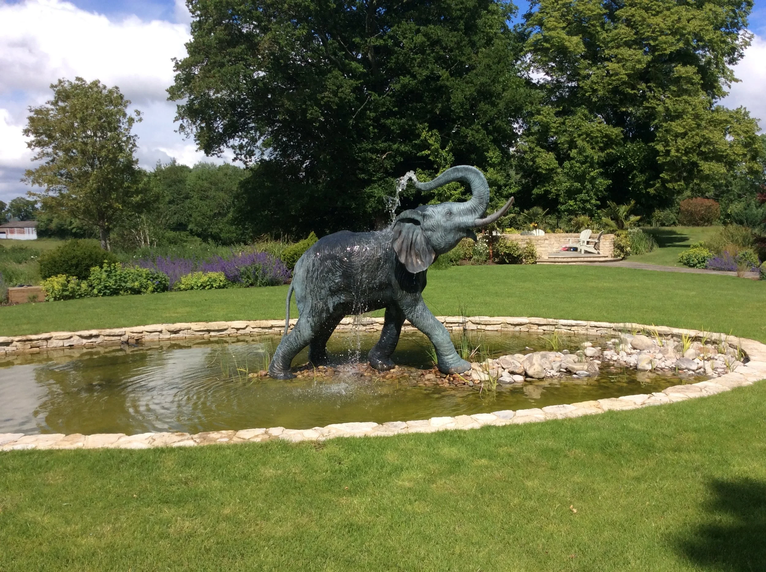 Water Fountain Design and Construction — Lakes and Fountains