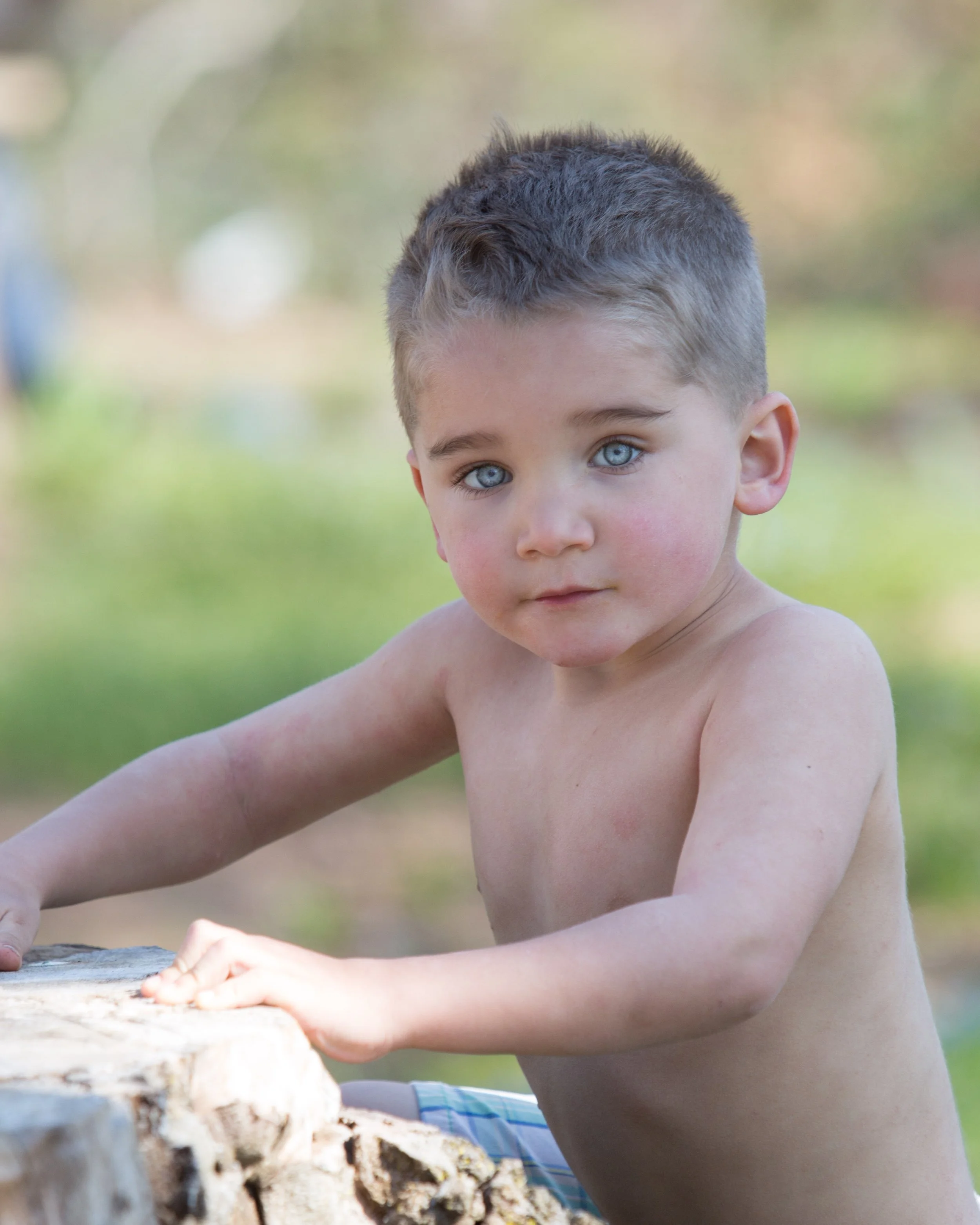 Kelly Mays Photography, Specializing in Boudoir, Motherhood, and Children