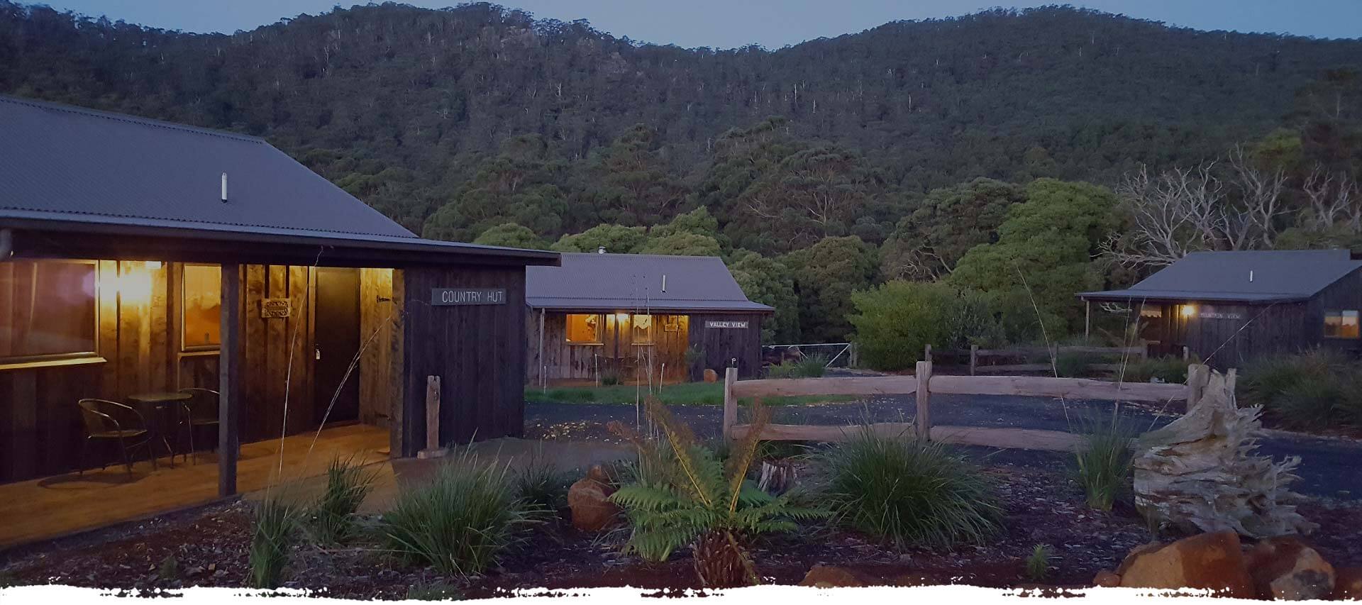 Rustic Hut Farmstay -Home