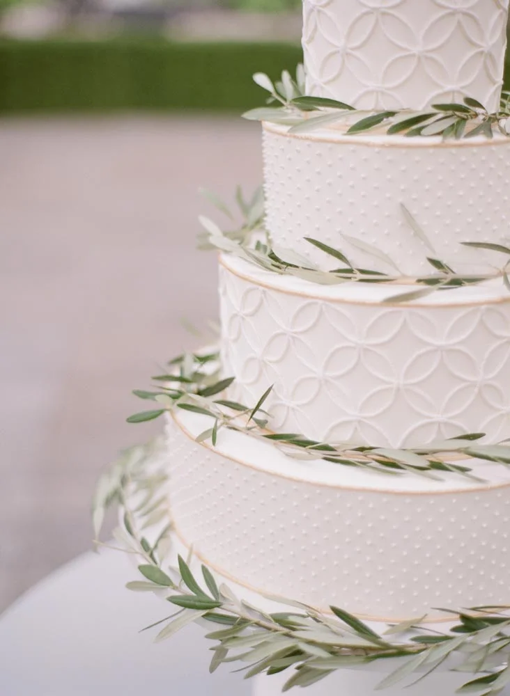 A Preppy Outdoor Soiree in the Heart of the Historic Lowcountry ...