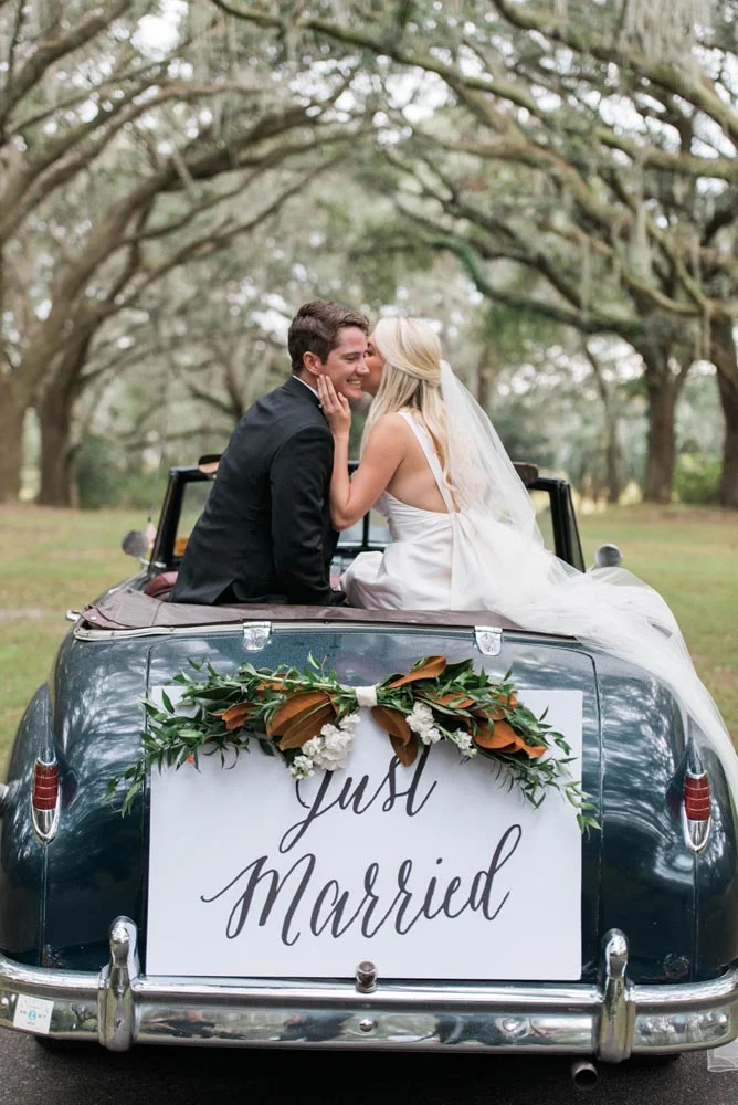 A Preppy Outdoor Soiree in the Heart of the Historic Lowcountry ...