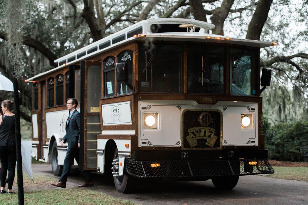 A Preppy Outdoor Soiree in the Heart of the Historic Lowcountry ...