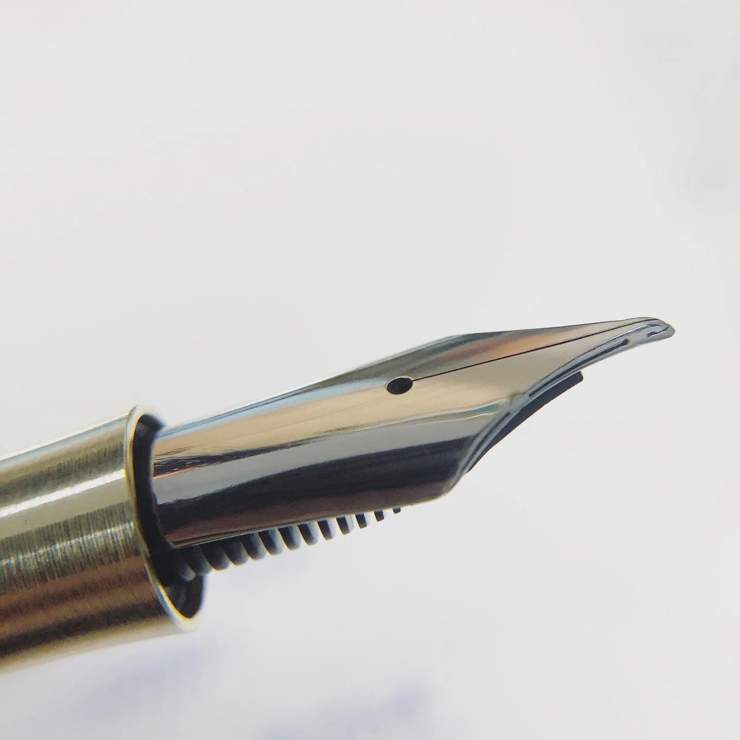 DC Fountain Pen Supershow — Custom Nib Studio