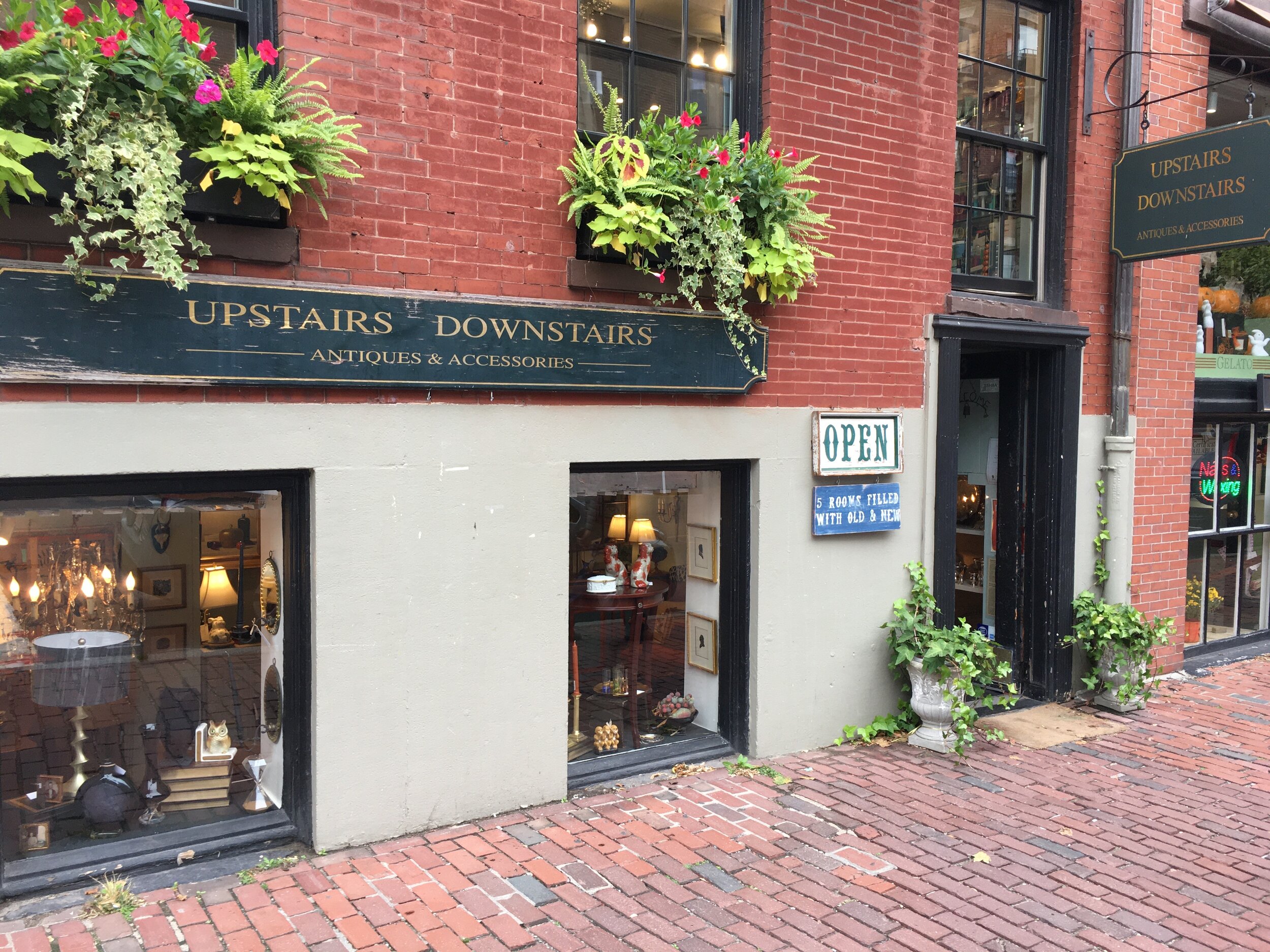 Upstairs Downstairs Antiques - eCommerce Concept — Luca Iaconi-Stewart