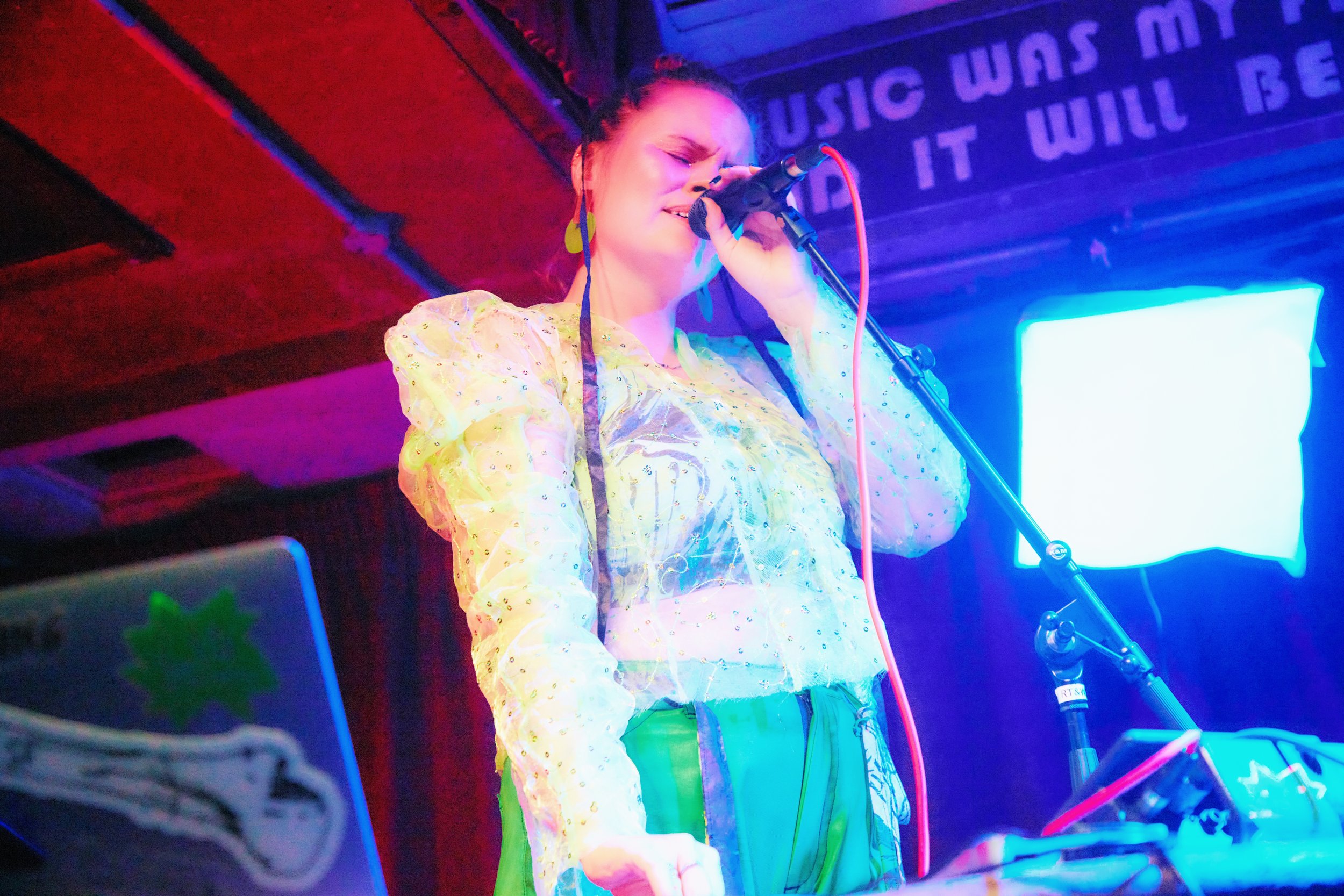 HOME — Liselotte Östblom