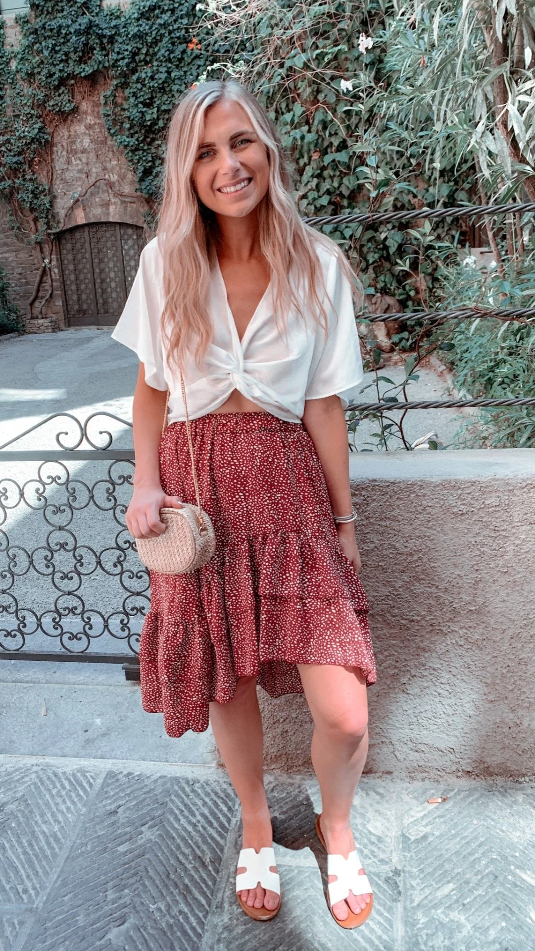 Over 30 Chic Outfit Ideas To Pack for Italy This Summer — Champagne ...