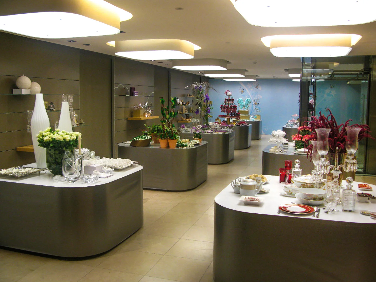 Nicolas Roumi-Freelance Visual Merchandiser In Dubai