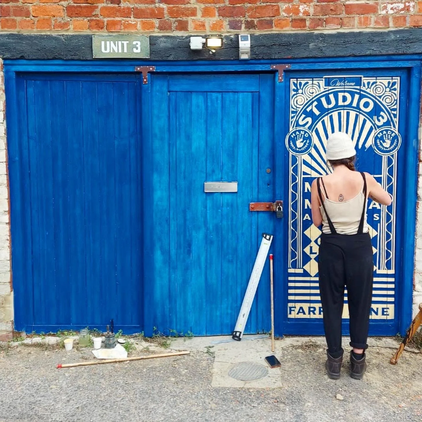 Eleanor Signs - Eleanor Harper signpainter
