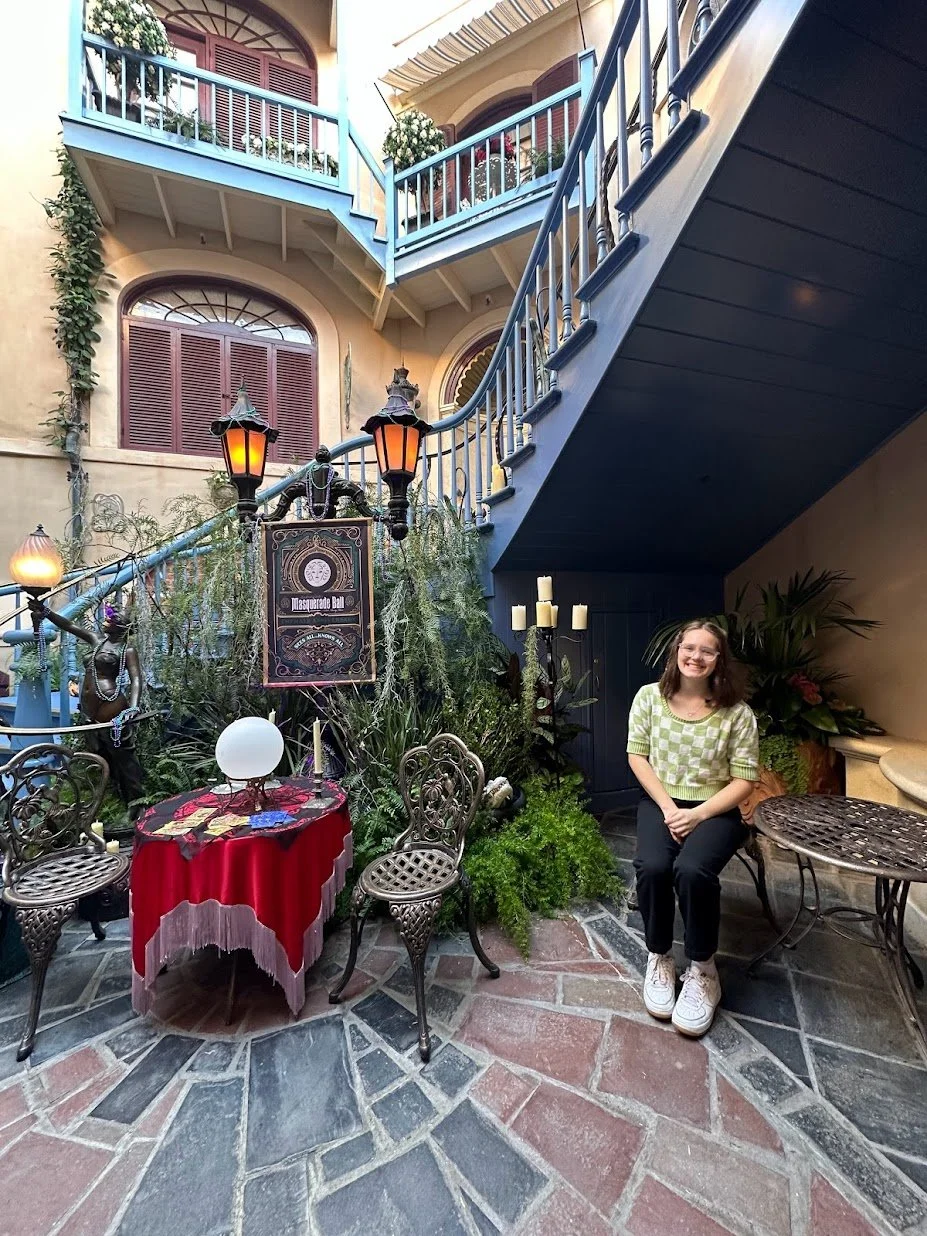 everything-you-need-to-know-about-visiting-disneyland-s-club-33-this