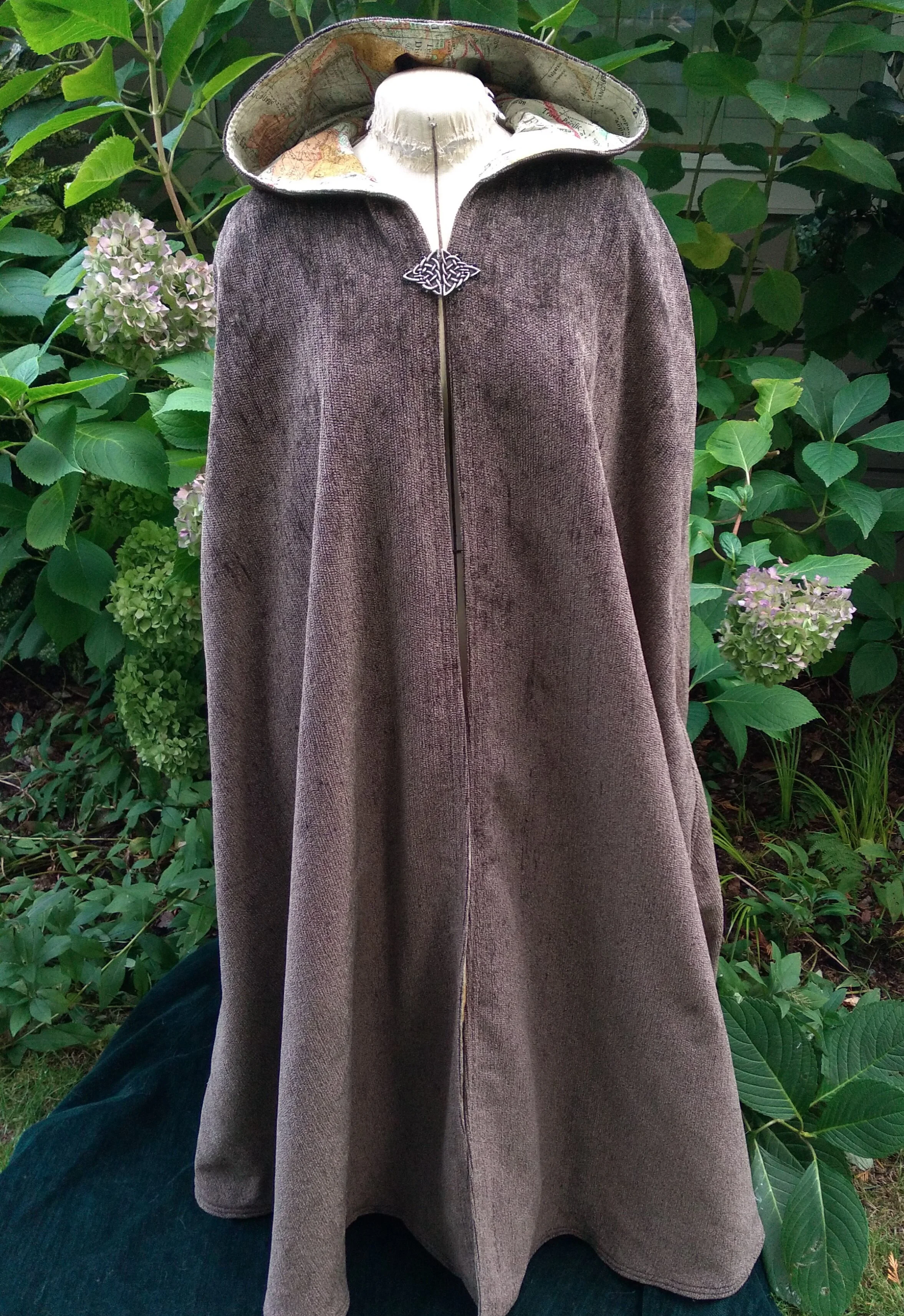 Cloaks — The Adventurer's Emporium