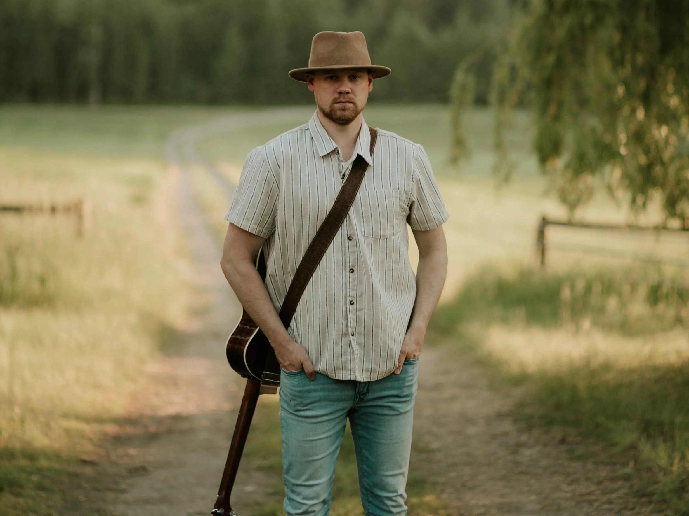 RLIVE SIGNS ZACH MCPHEE — Republic Live