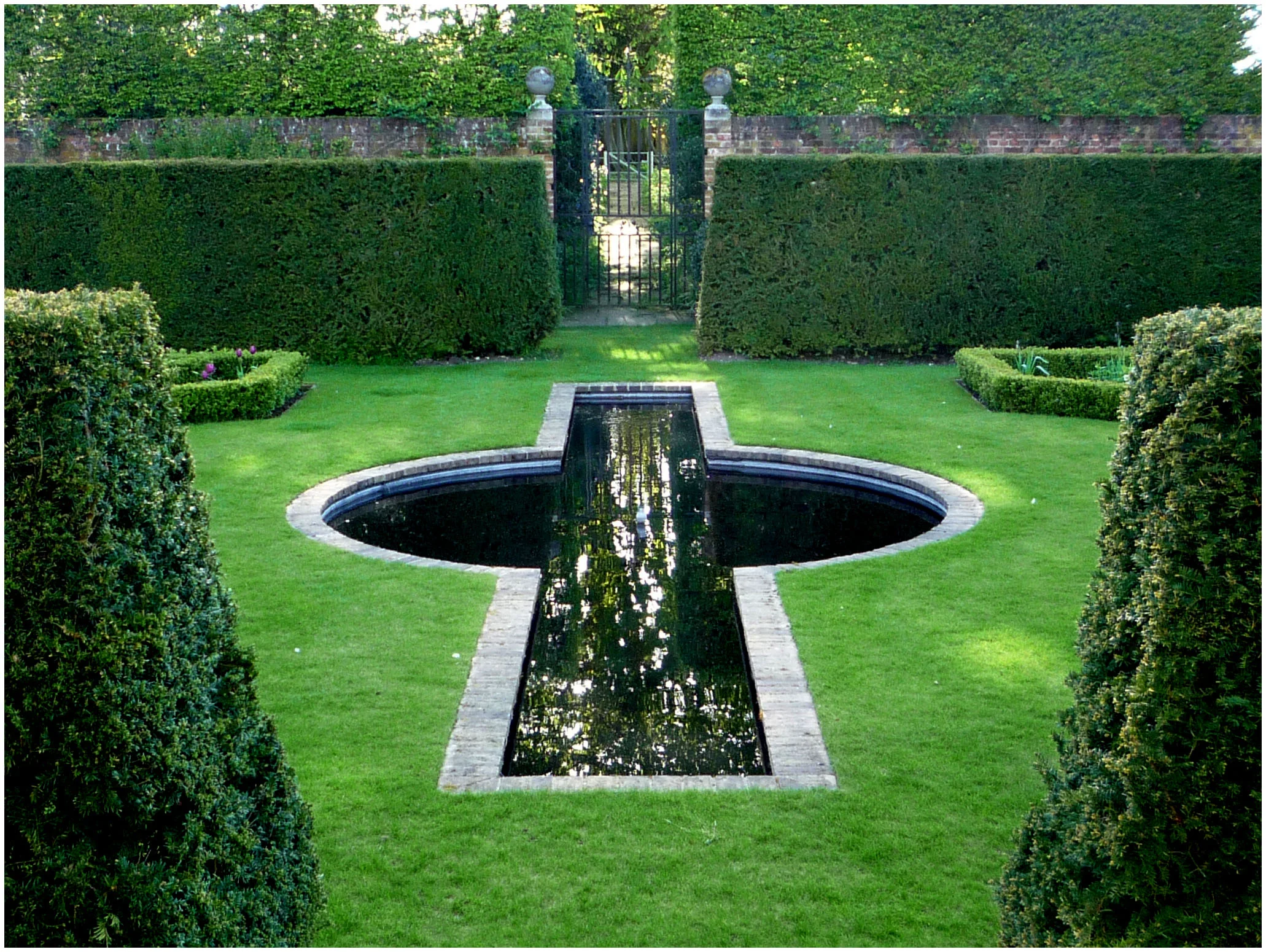 Richard Miers Garden Design
