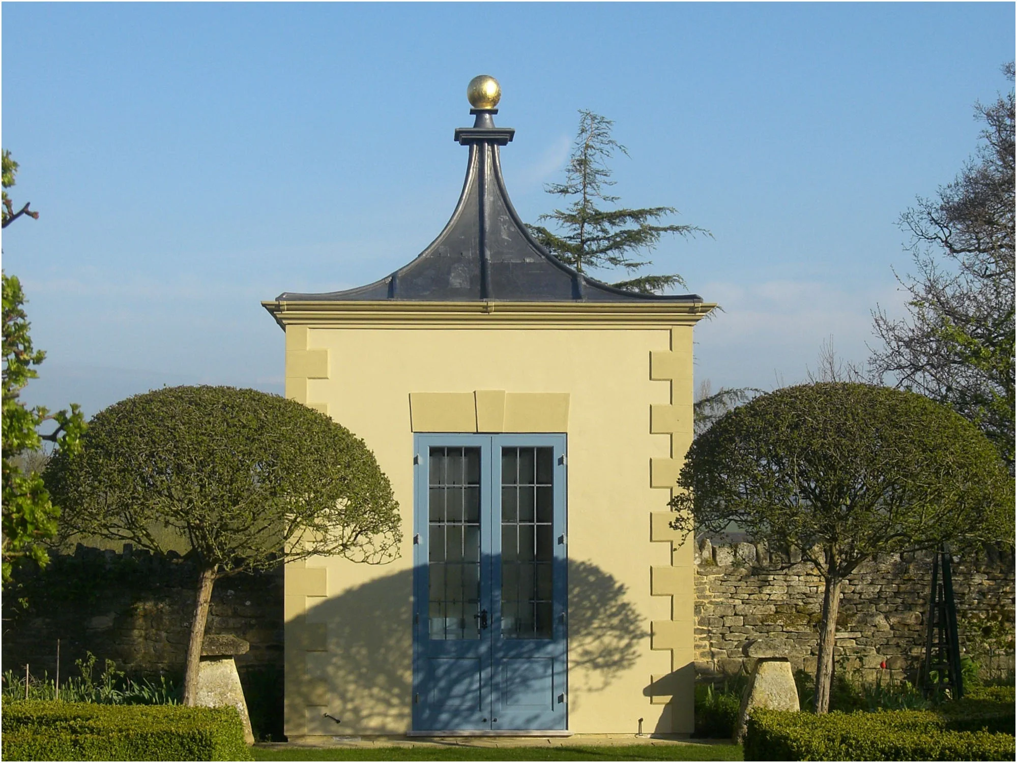 Richard Miers Garden Design