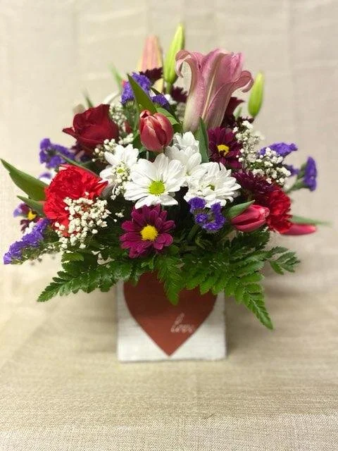 Seasonal Arrangements — Jan's Flowers & Gifts