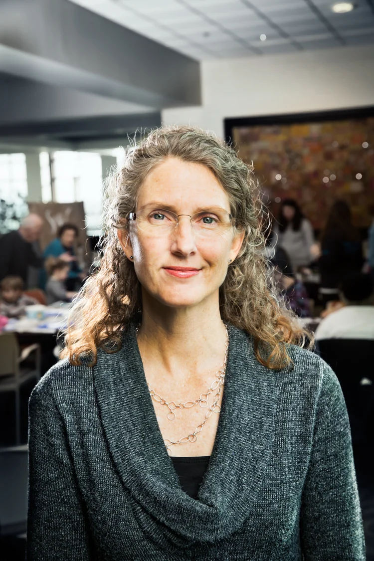 Bio — Anne Basting