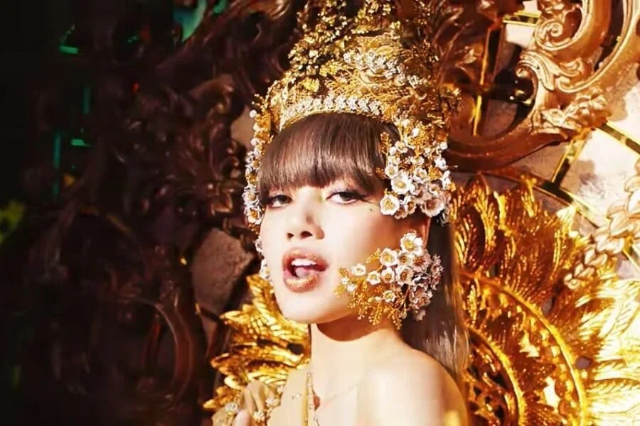 BLACKPINK's Lisa Breaks 2 Guinness World Records — GRIND Magazine