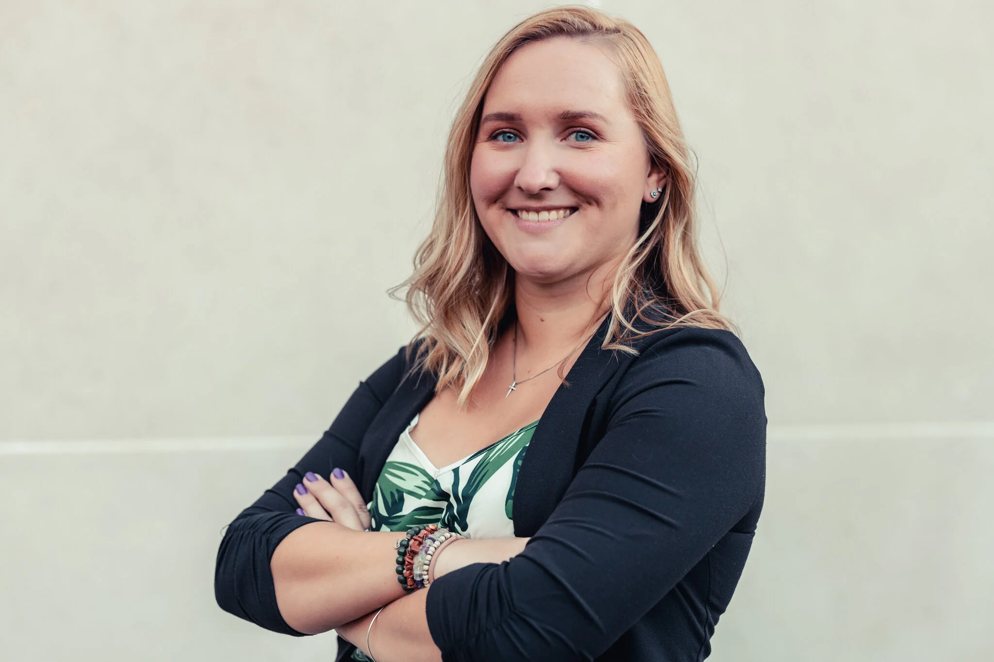 Why You Should Get A Professional Headshot — Laura's Lenses