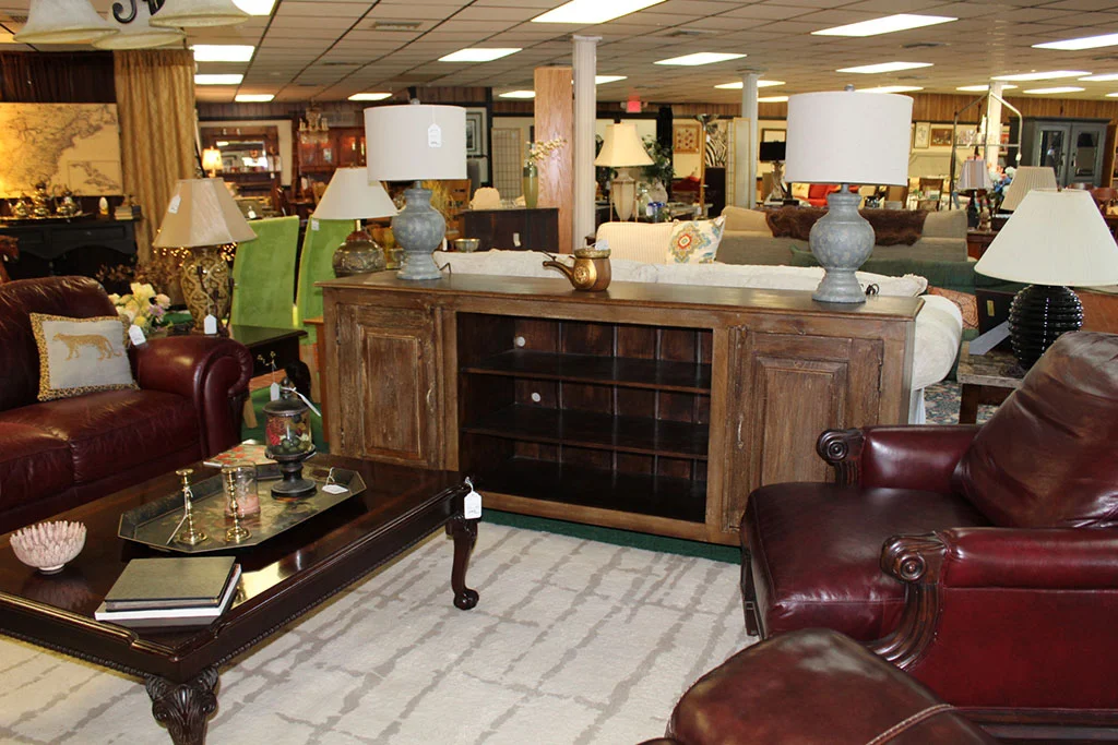 Frugal Decor & More is a high quality furniture and home accessories ...
