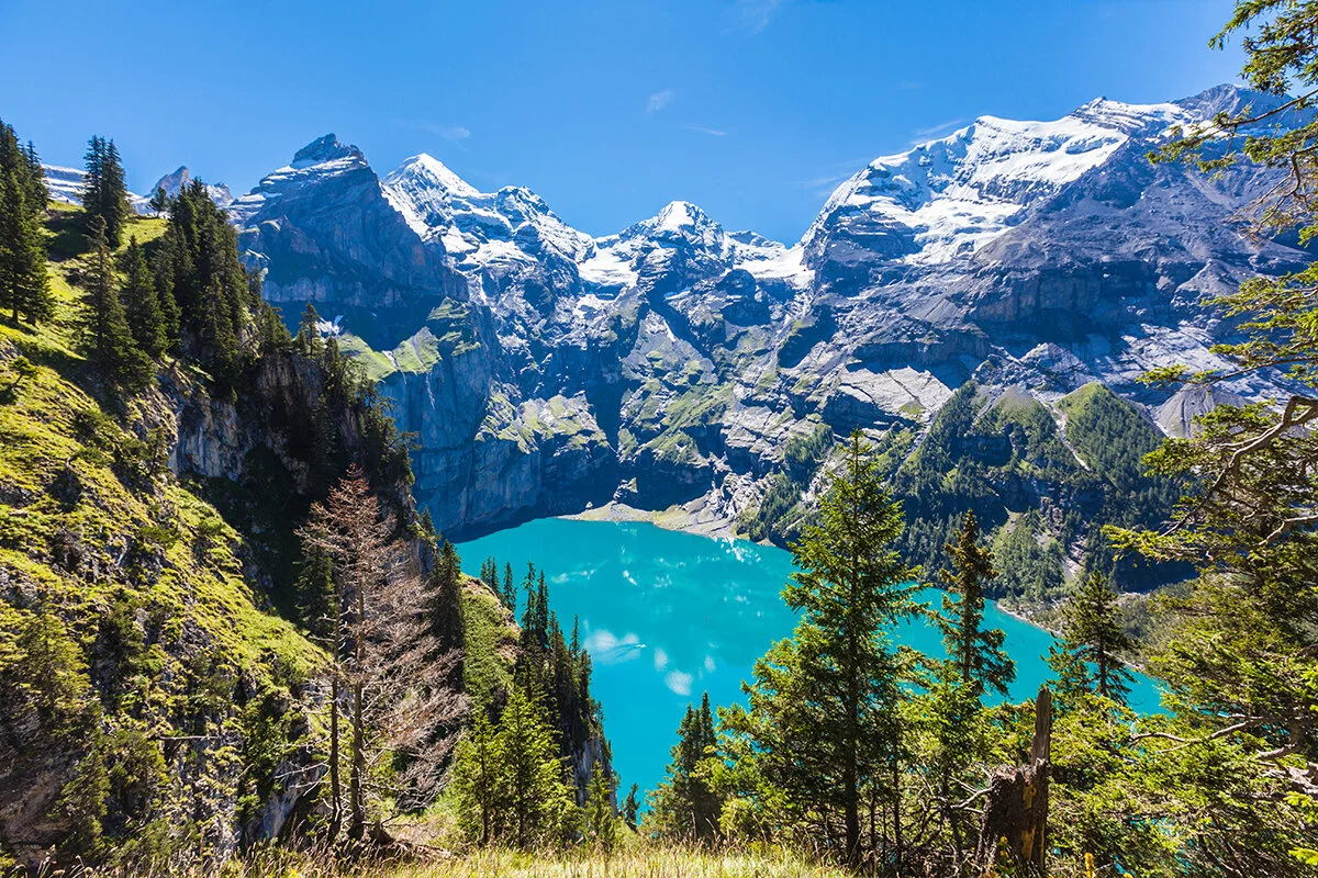 Pic of the Day: Hiking to the Oeschinensee in the Swiss Alps — The Cat ...