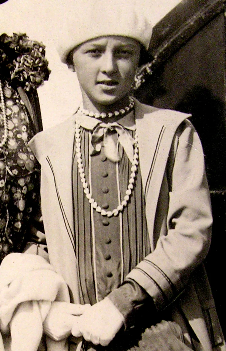 Photos 1880-1930 — The Nightingale’s Sonata