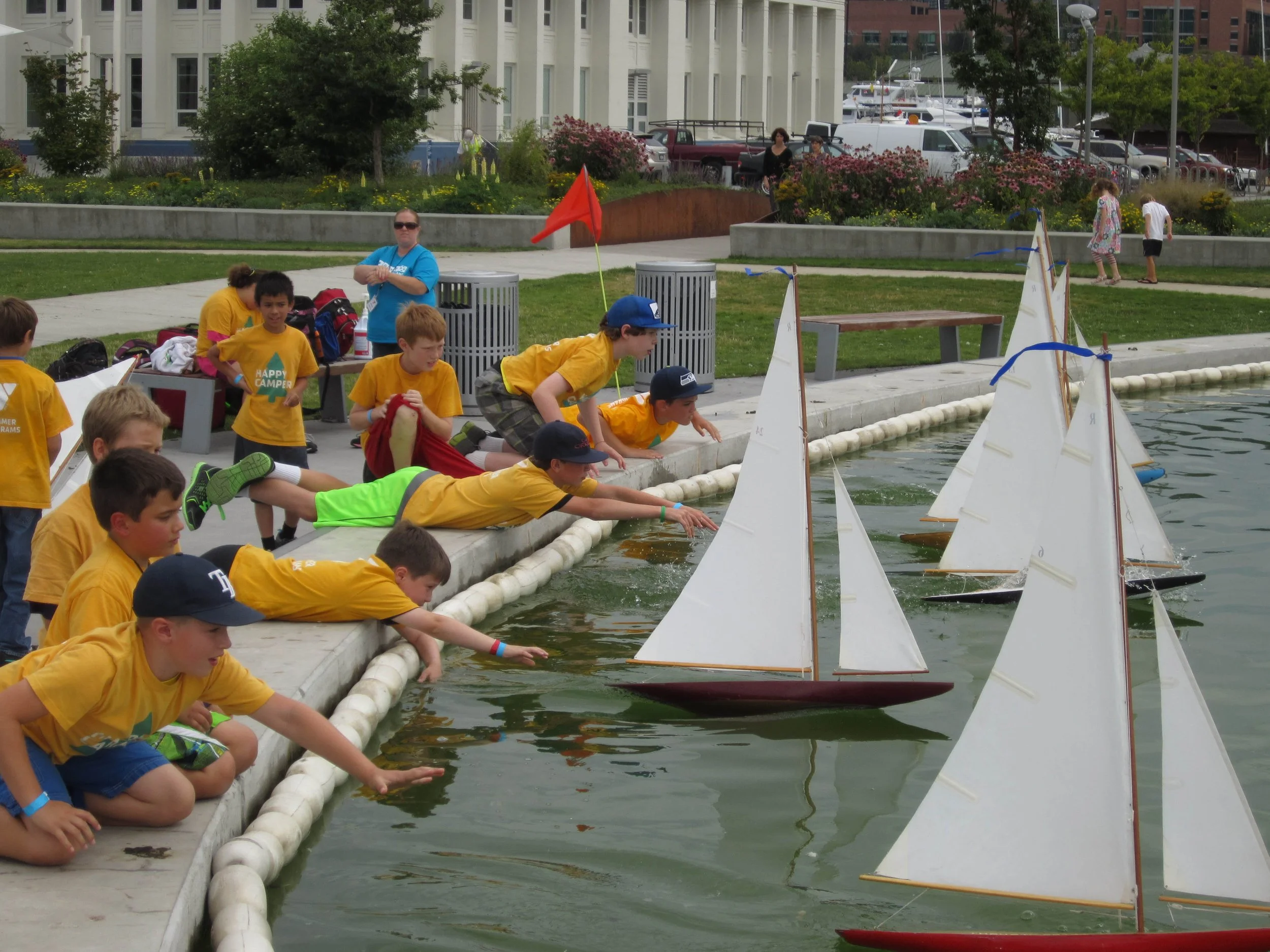 Pond Boat Rentals — The Center for Wooden Boats
