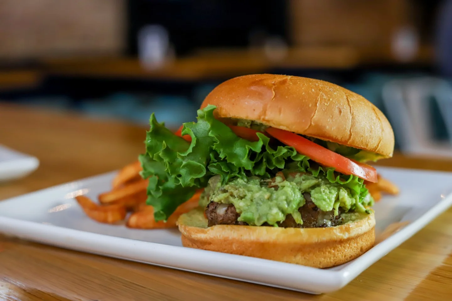 BBGs - Best Sports Bar in Downtown Austin | Burgers & Wings