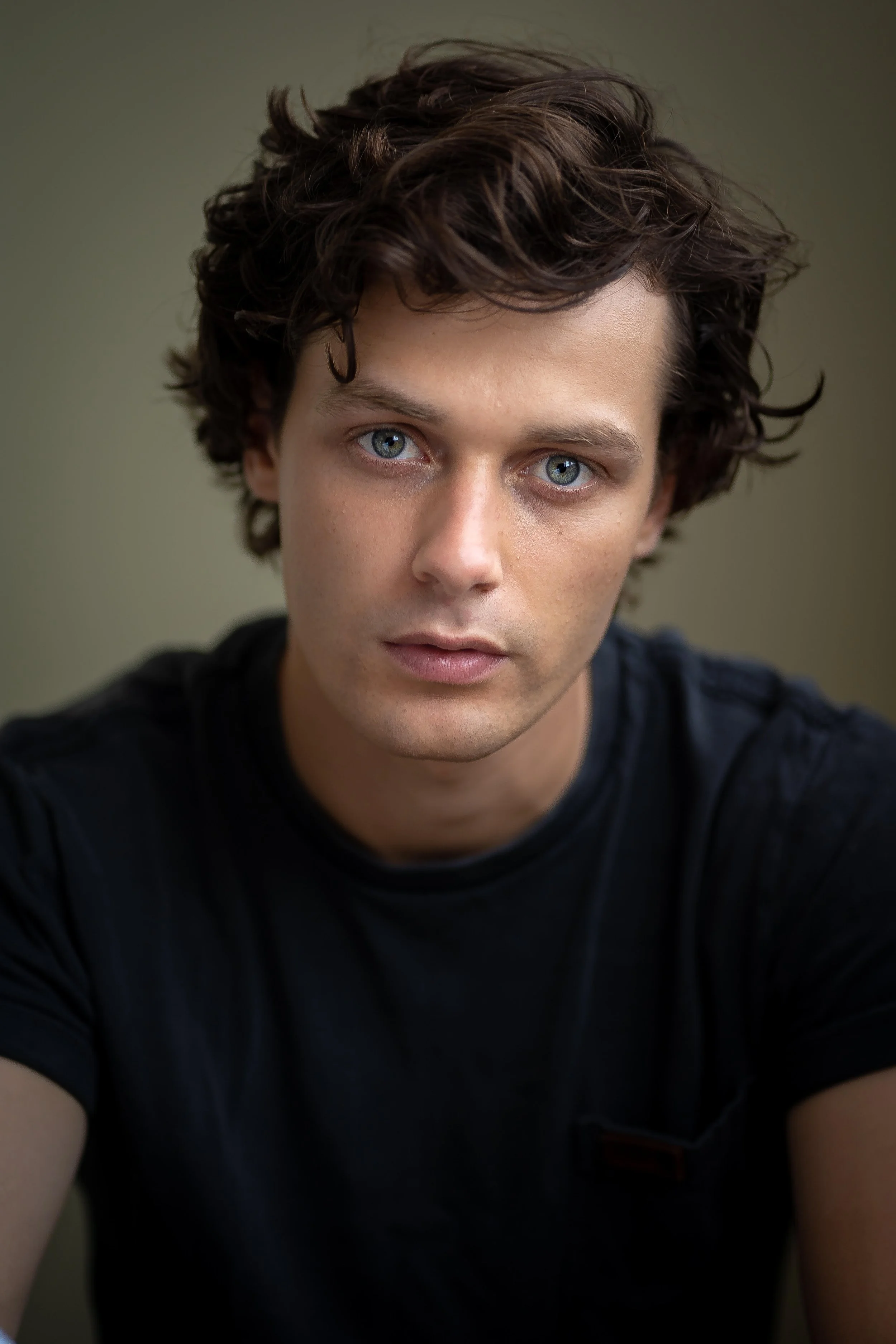 Bios — GOLDEN DELICIOUS