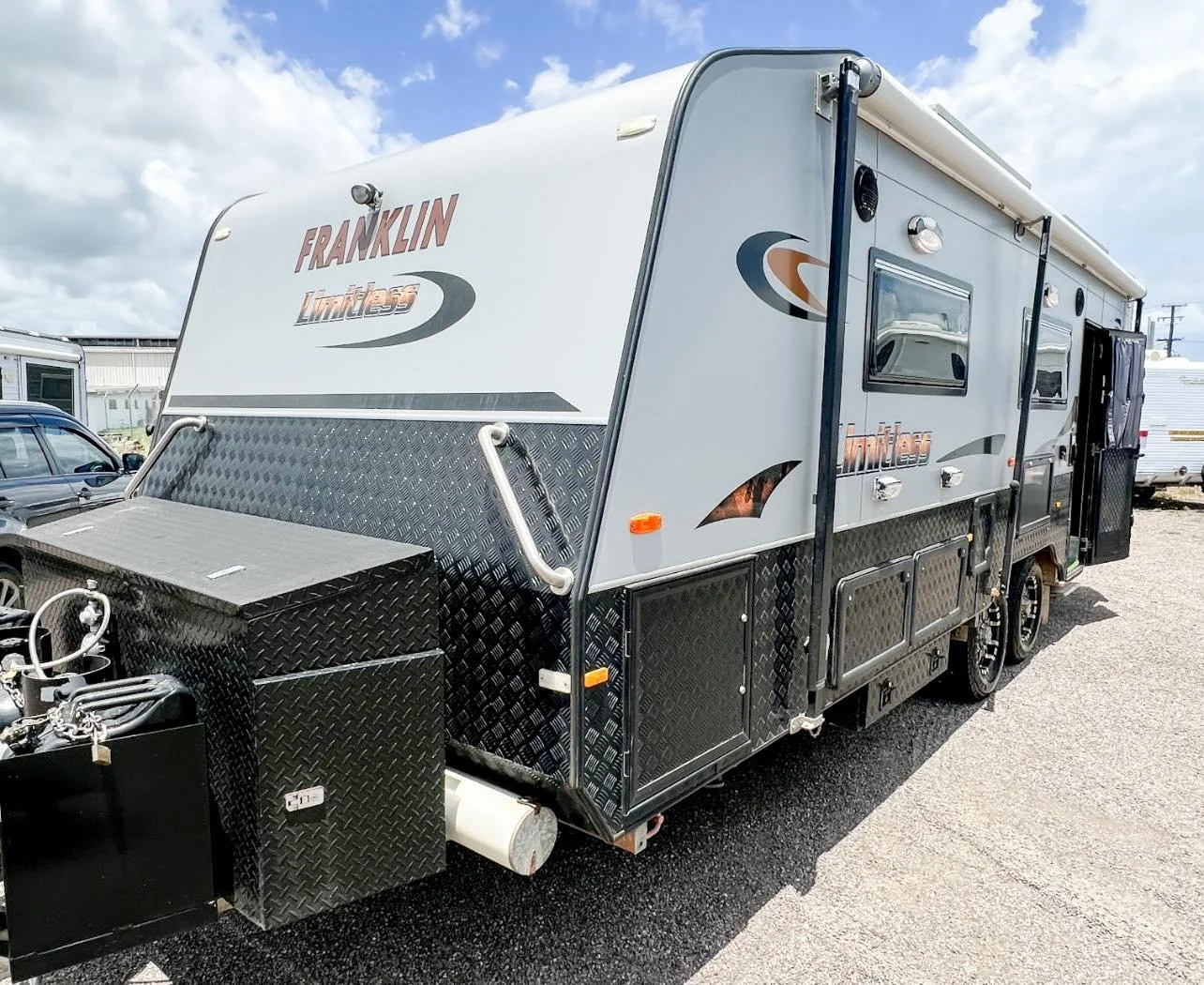 Full Size Caravans — Caravanmart