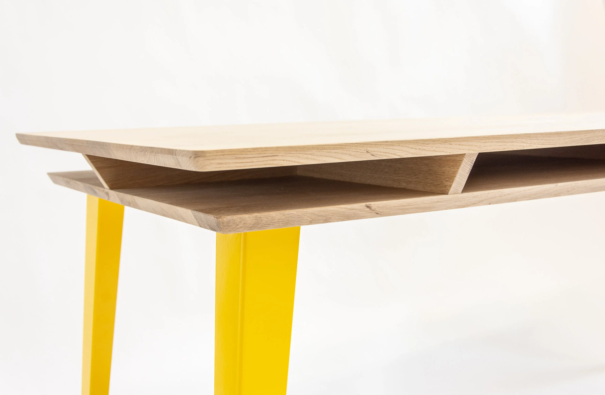 werk-eettafel, massief eikenhout, stalen onderstel, geel — De Nieuwe ...