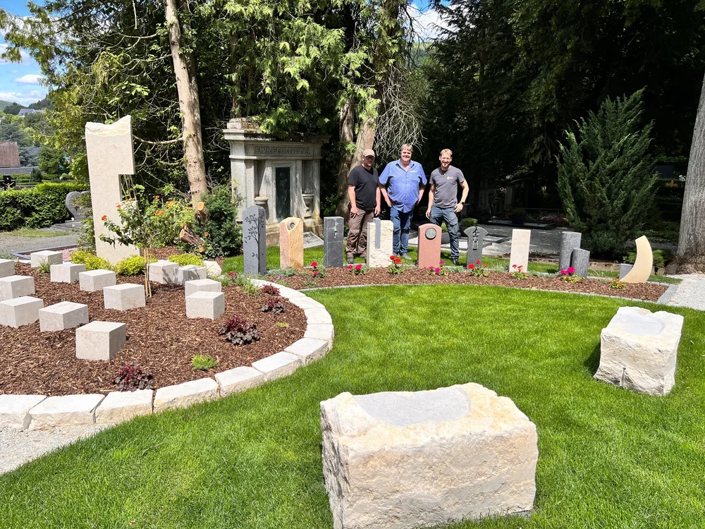Gemeinschaftsgrabfeld Kirn — Barth Natursteine GbR