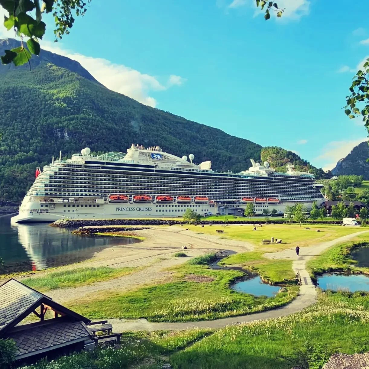Flåm Port