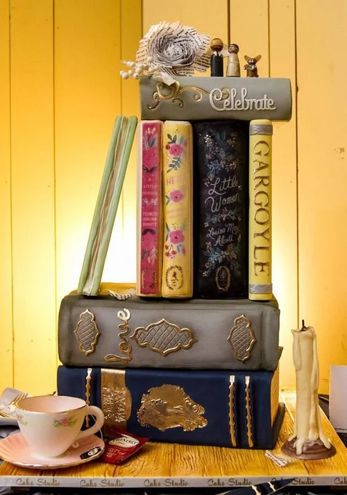 10 Wedding Cakes For Book Lovers — Cake Wrecks