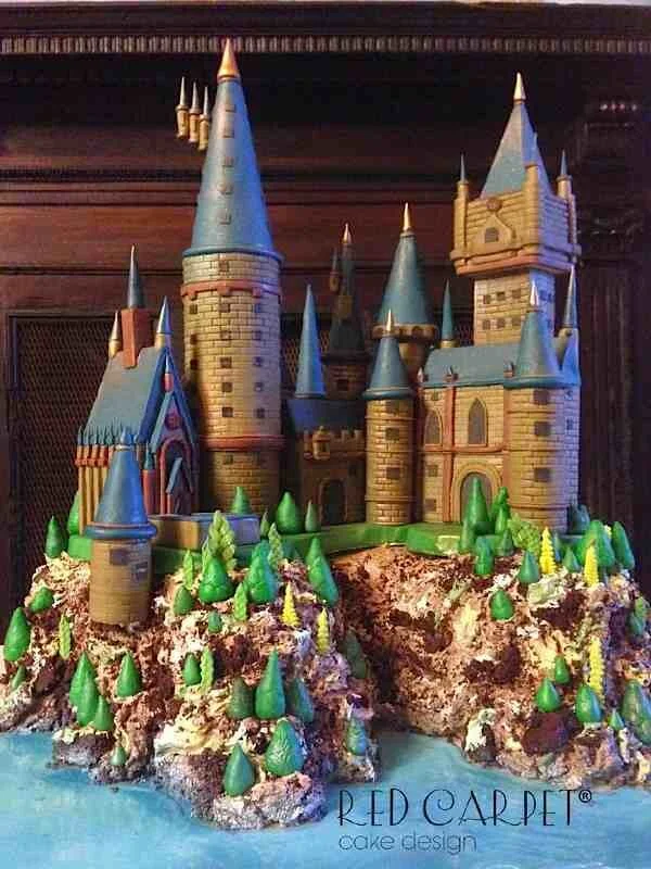 Sunday Sweets: 11 Magical Castle Cakes — Cake Wrecks