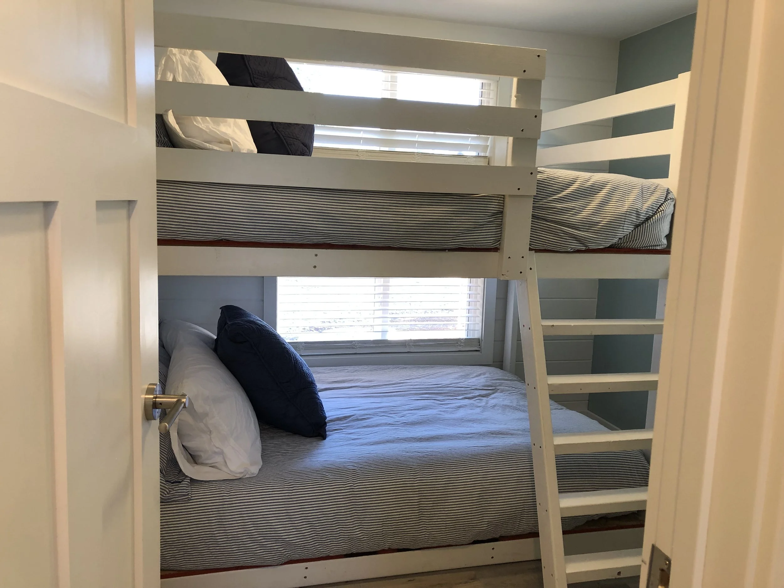 Pine Cone Cottage — Winding River Cottages