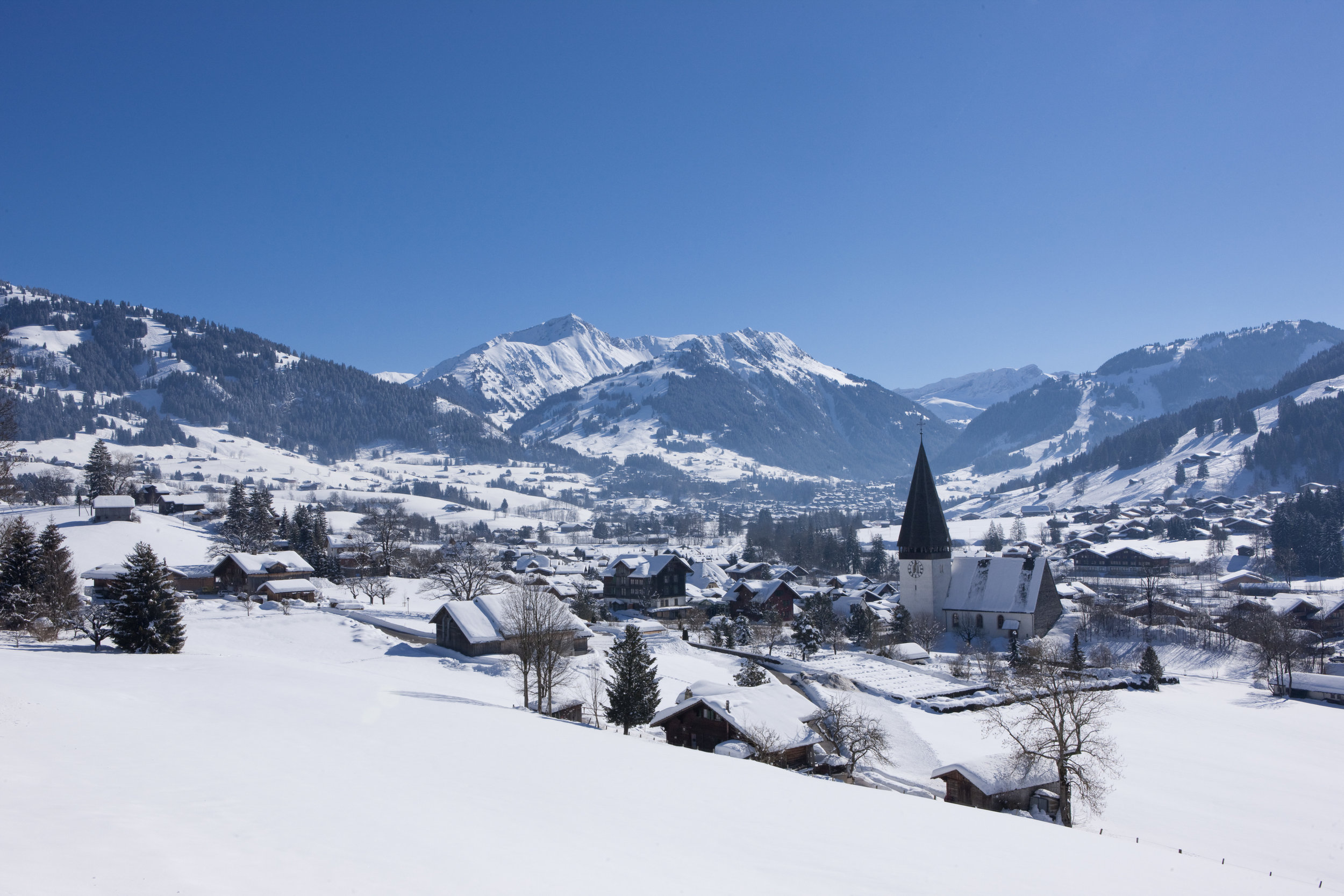 Saanen, das Zweitdorf im Schatten von Gstaad — Prêt-à-partir
