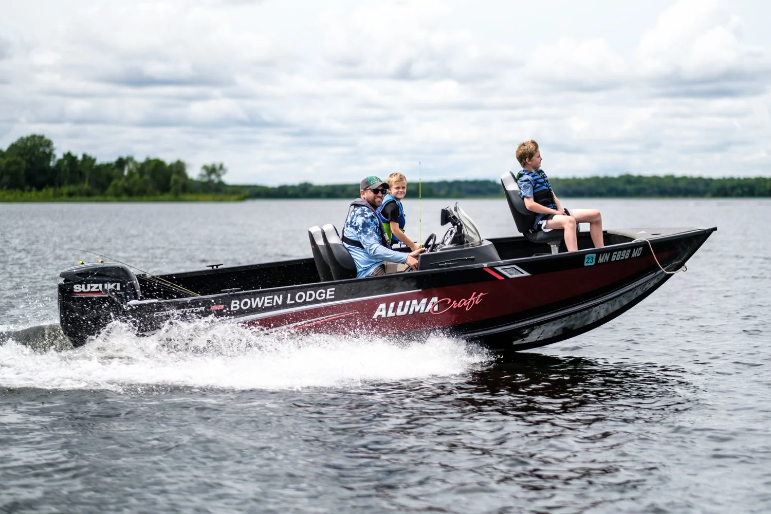 Boat Rentals — Bowen Lodge | Minnesota Family Fishing Resort