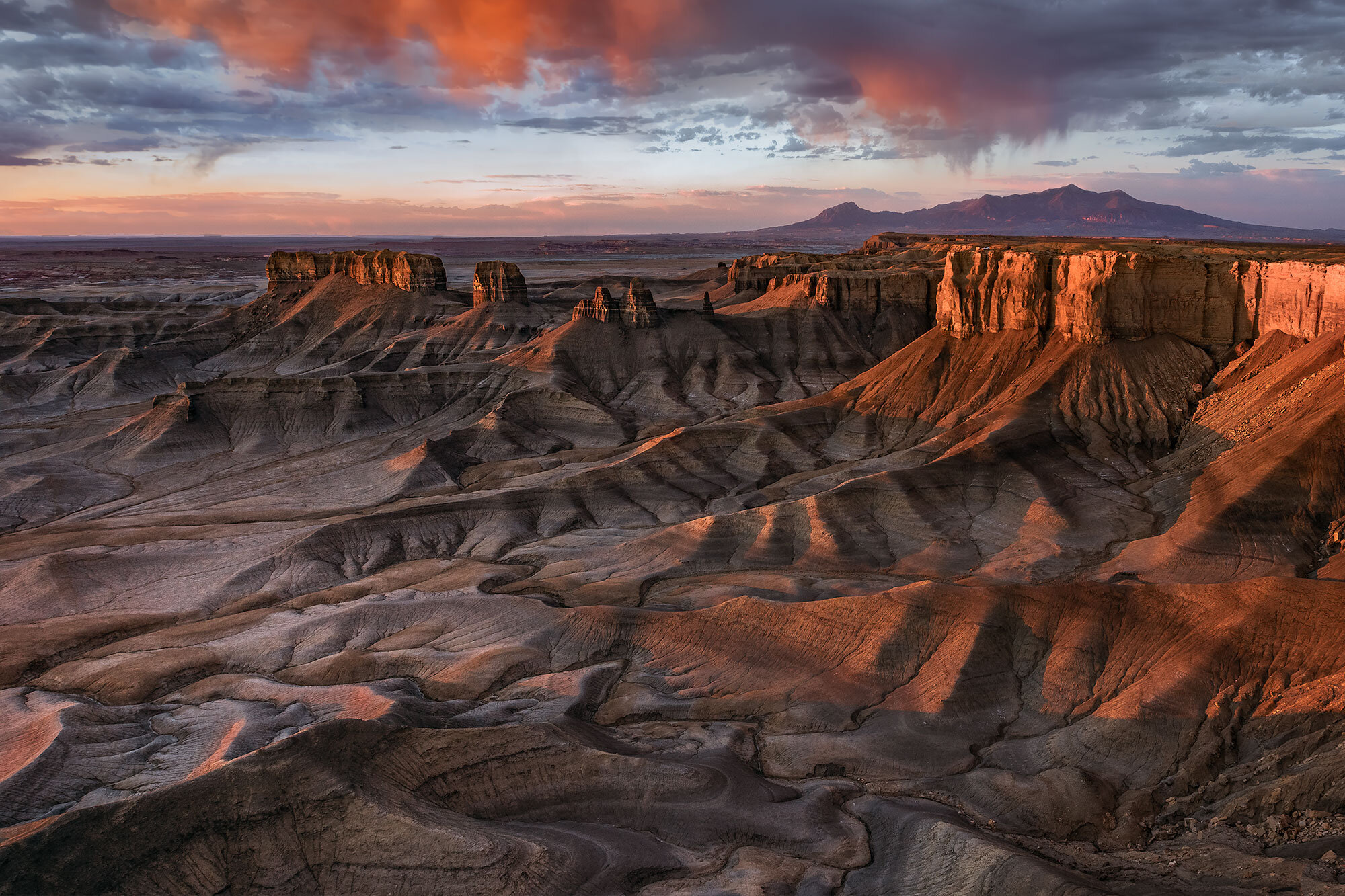 Guide to Photographing the Moonscape Overlook Utah | Photographers ...